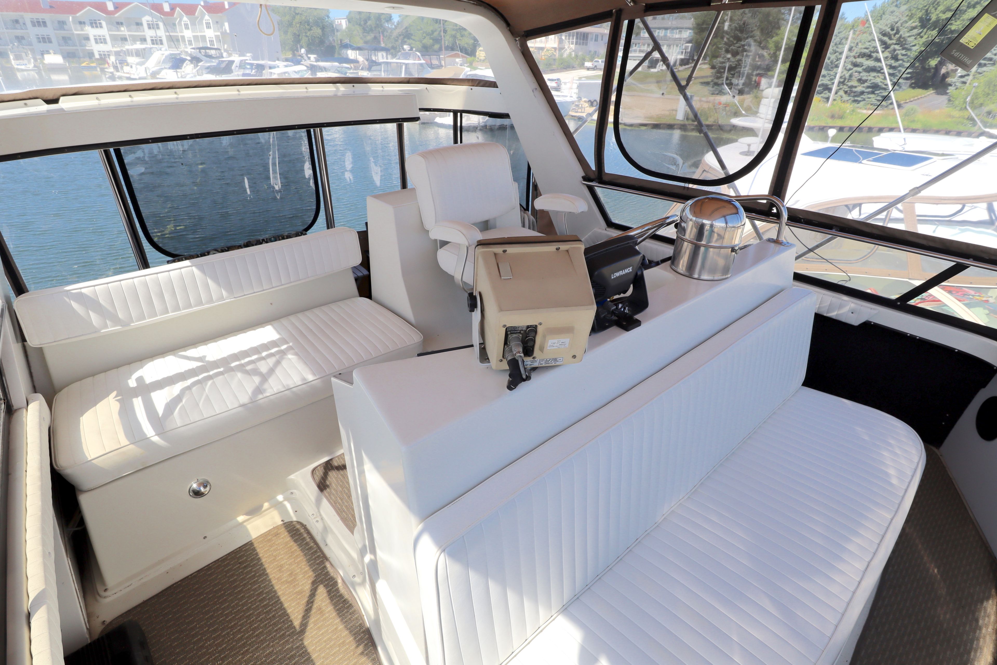 1988 Carver 38 Aft Cabin Motor Yacht 3807 - Weber Yachts