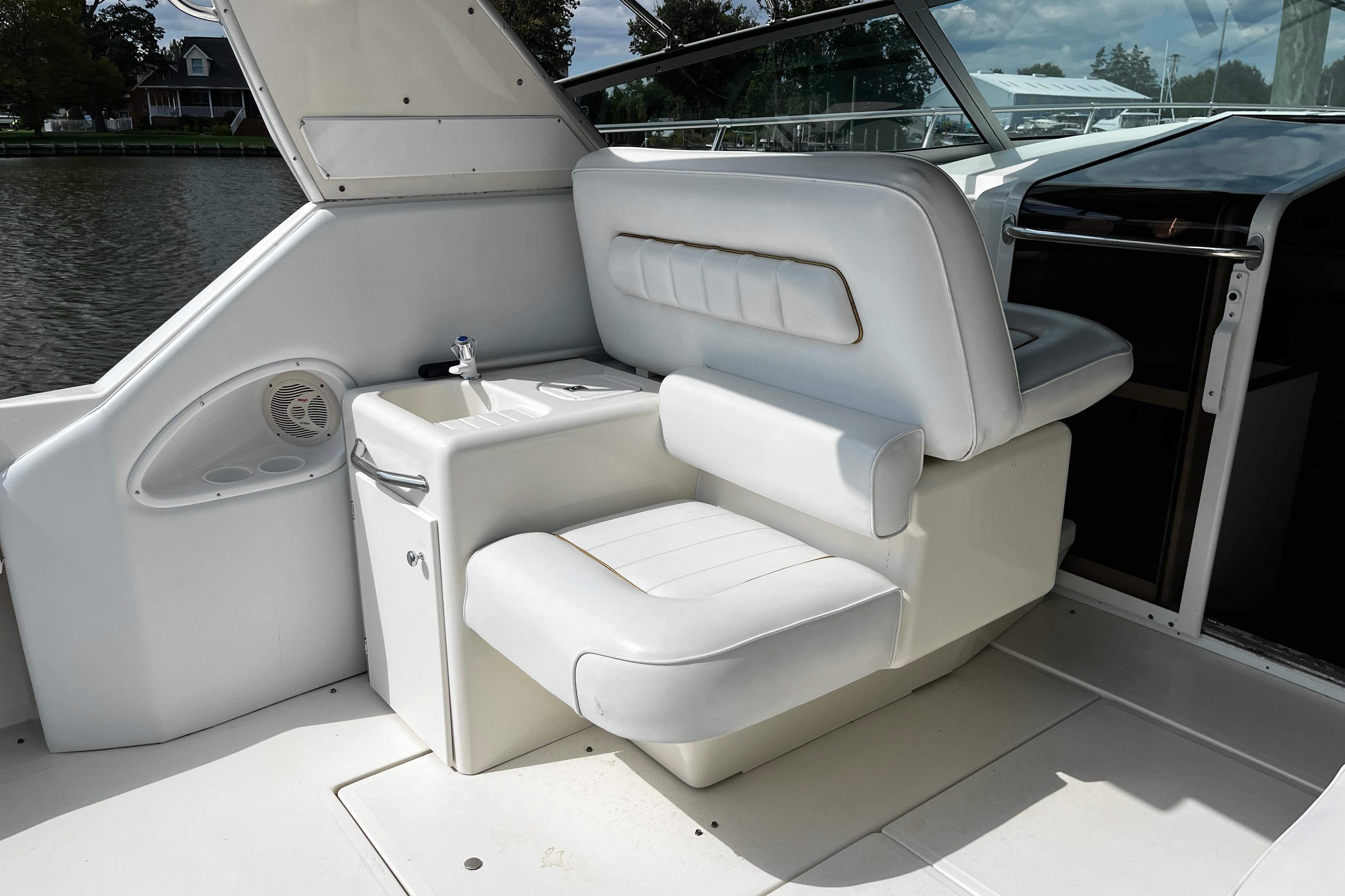 1995 Sea Ray 400 Express Cruiser Motor Yacht for sale - YachtWorld