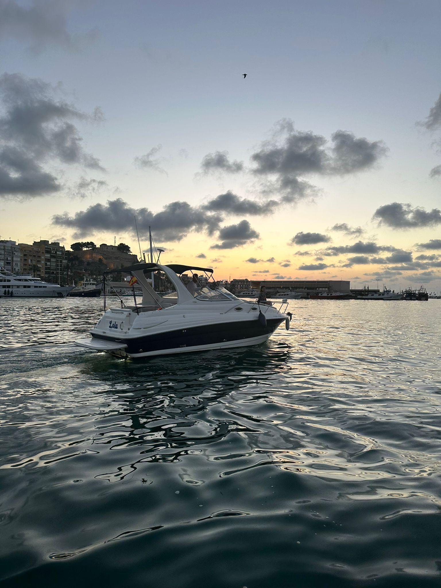 Larson Cabrio 260 | 2006 | 8m - Alicante | Boatshop24