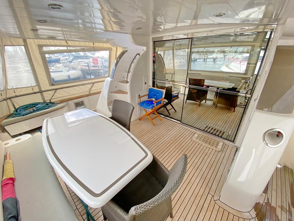 2007 Elegance 60 GARAGE Motor Yachts for sale - YachtWorld