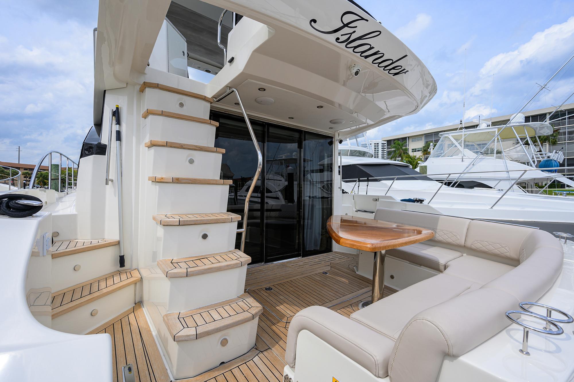2017 Sea Ray L55 Fly Flybridge for sale - YachtWorld