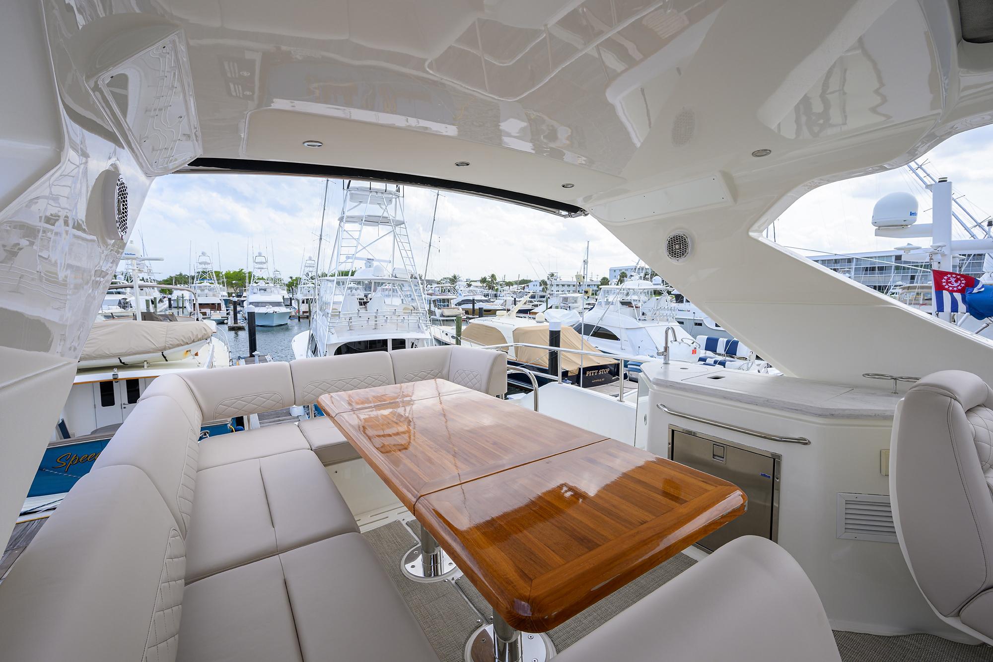 2017 Sea Ray L55 Fly Flybridge for sale - YachtWorld