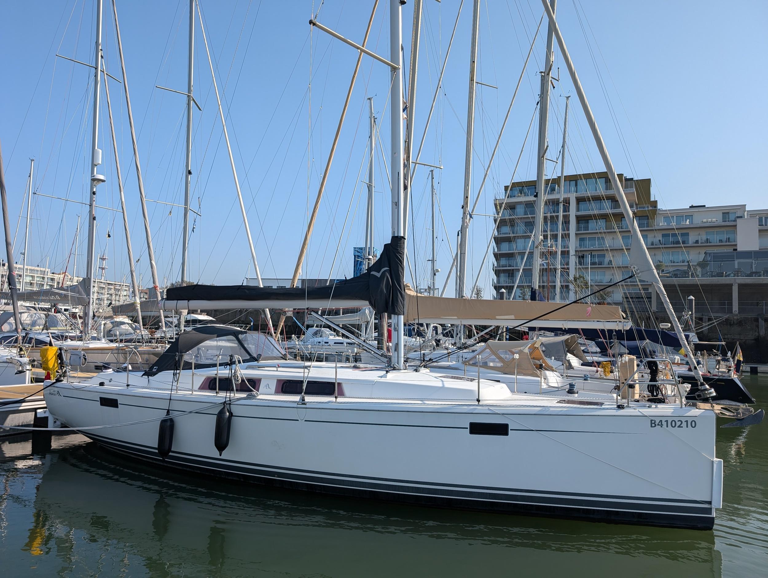 Hanse 385 | 2012 | 11m | Boatshop24