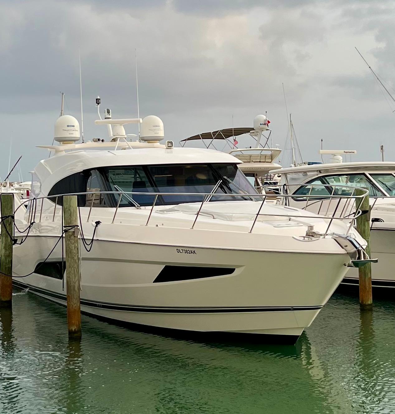 2017 Riviera 54 Sport Yacht Sports Cruiser for sale - YachtWorld