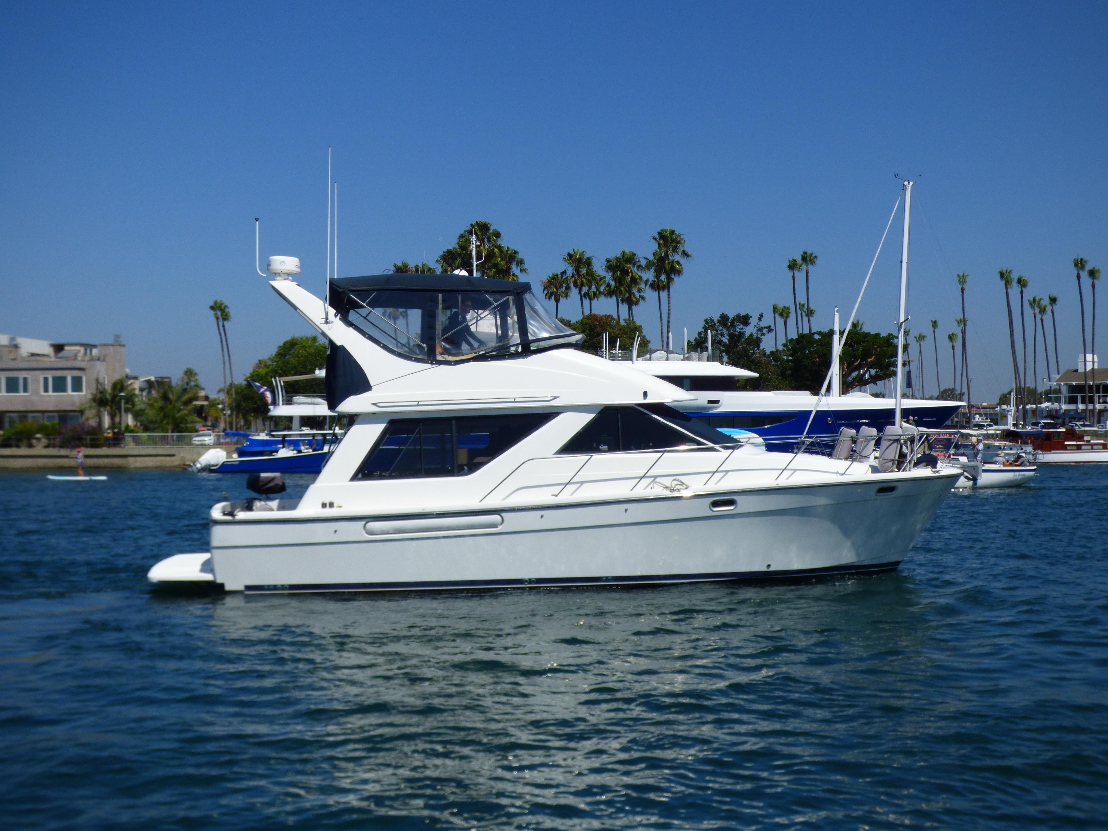 2001 Bayliner 3988 Command Bridge Motoryacht Motor Yachts for sale ...