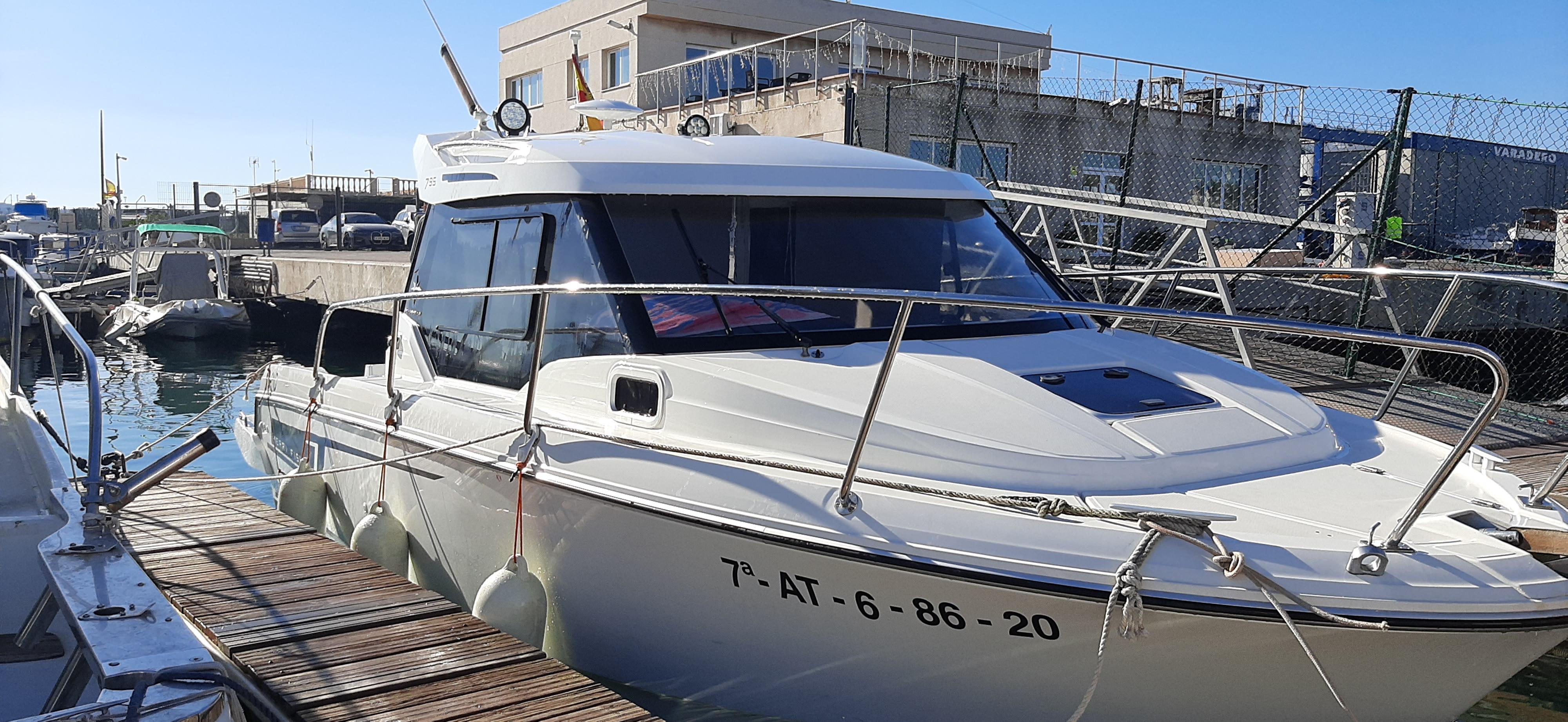 Occasion 2020 Jeanneau Merry fhiser 7.95 - Alicante | TopBoats