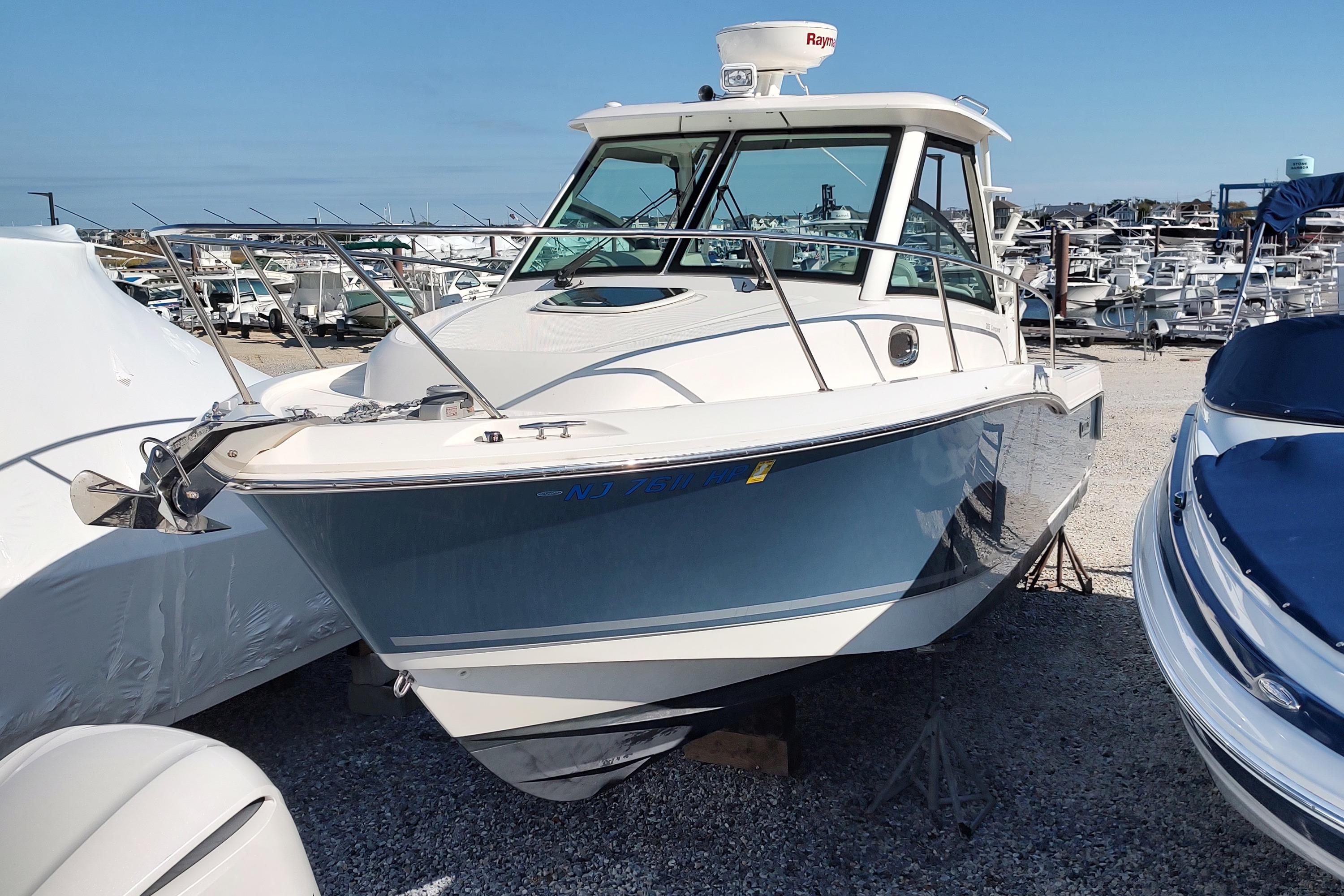 2020 Boston Whaler 285 Conquest Walkaround for sale - YachtWorld
