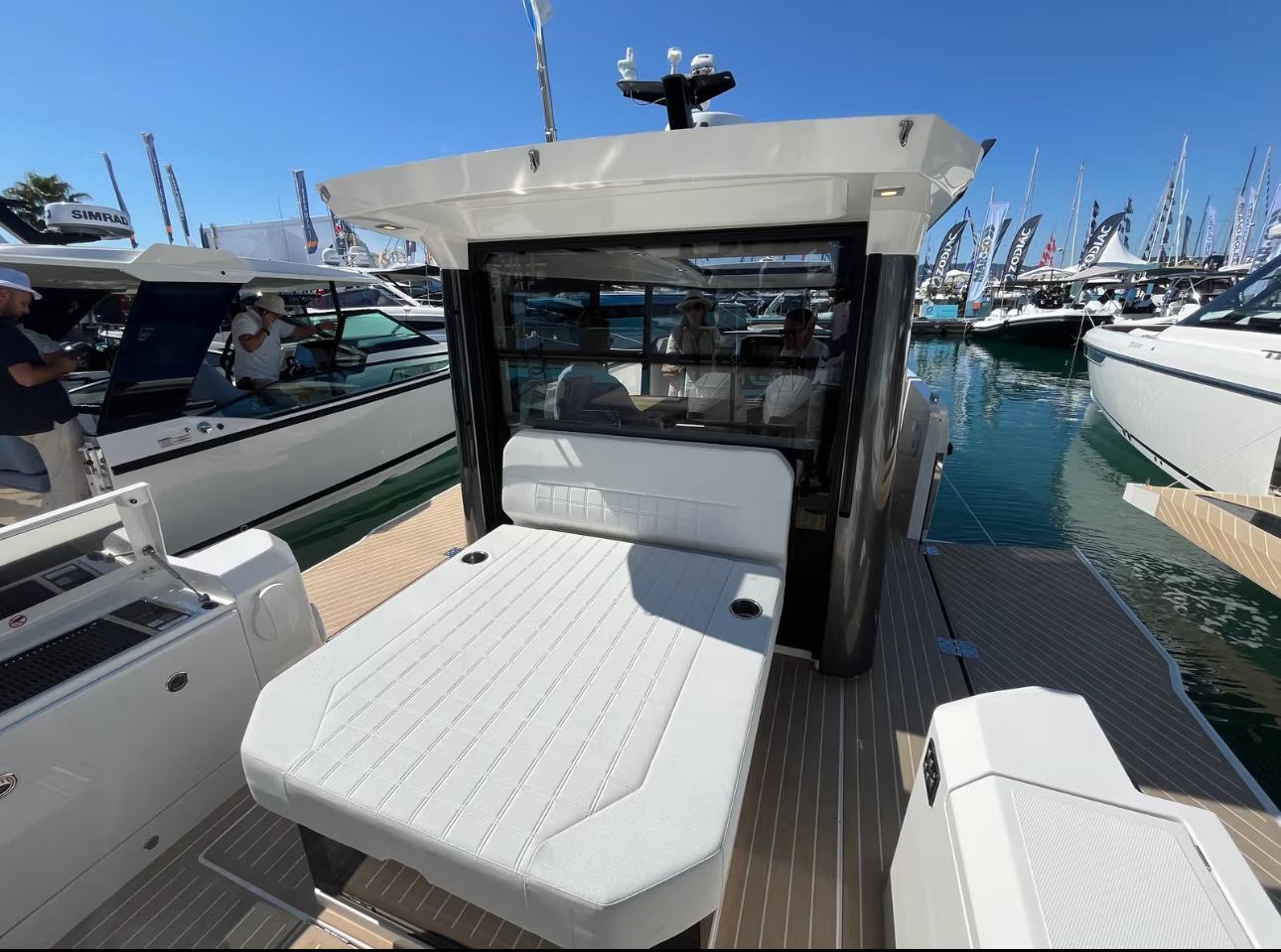 2025 Saxdor 340 GTWA Ekspresscruiser til salgs- YachtWorld