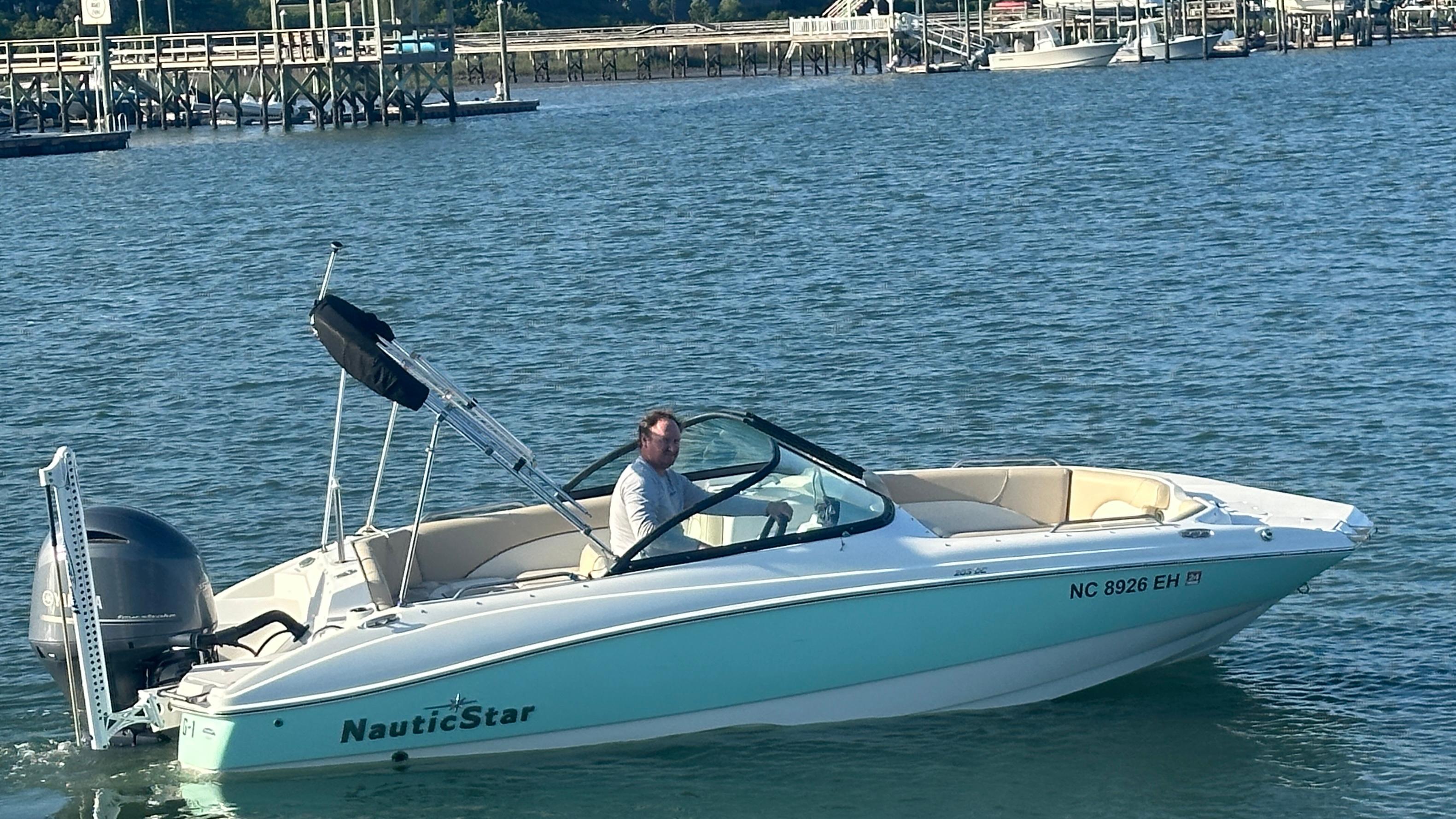 2018 NauticStar 203DC Sport Deck Deckboot Kaufen - YachtWorld