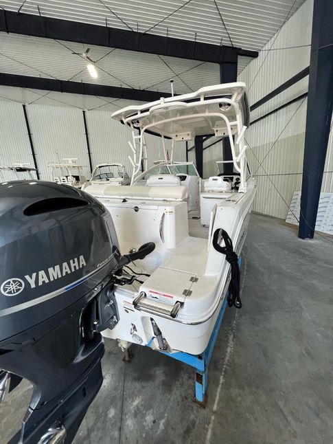 2017 Robalo R247 Dual Console Dual Console for sale - YachtWorld