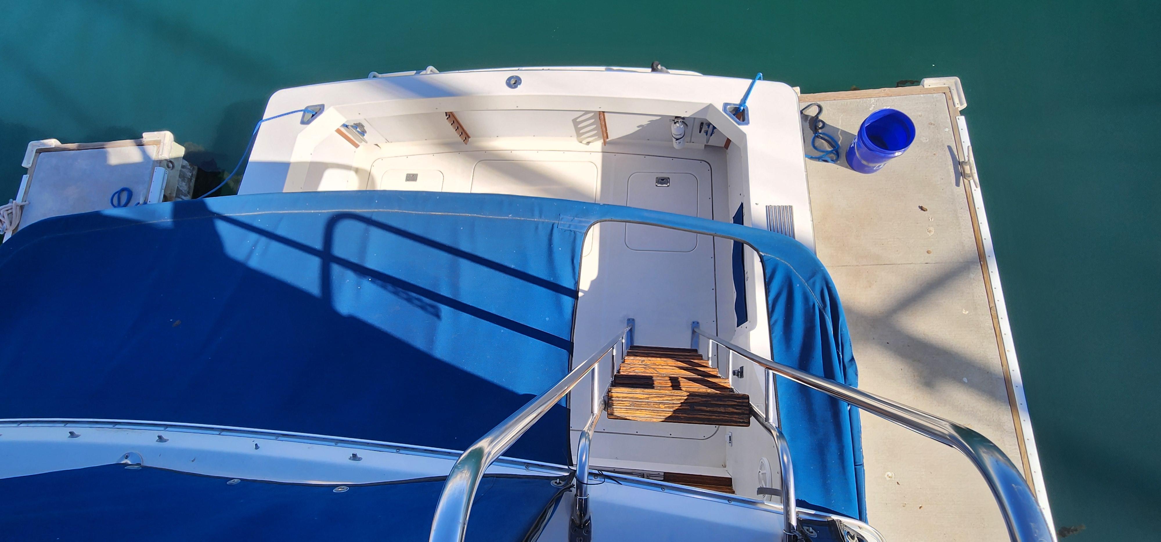 1985 Bertram 33 Flybridge Cruiser Flybridge for sale - YachtWorld