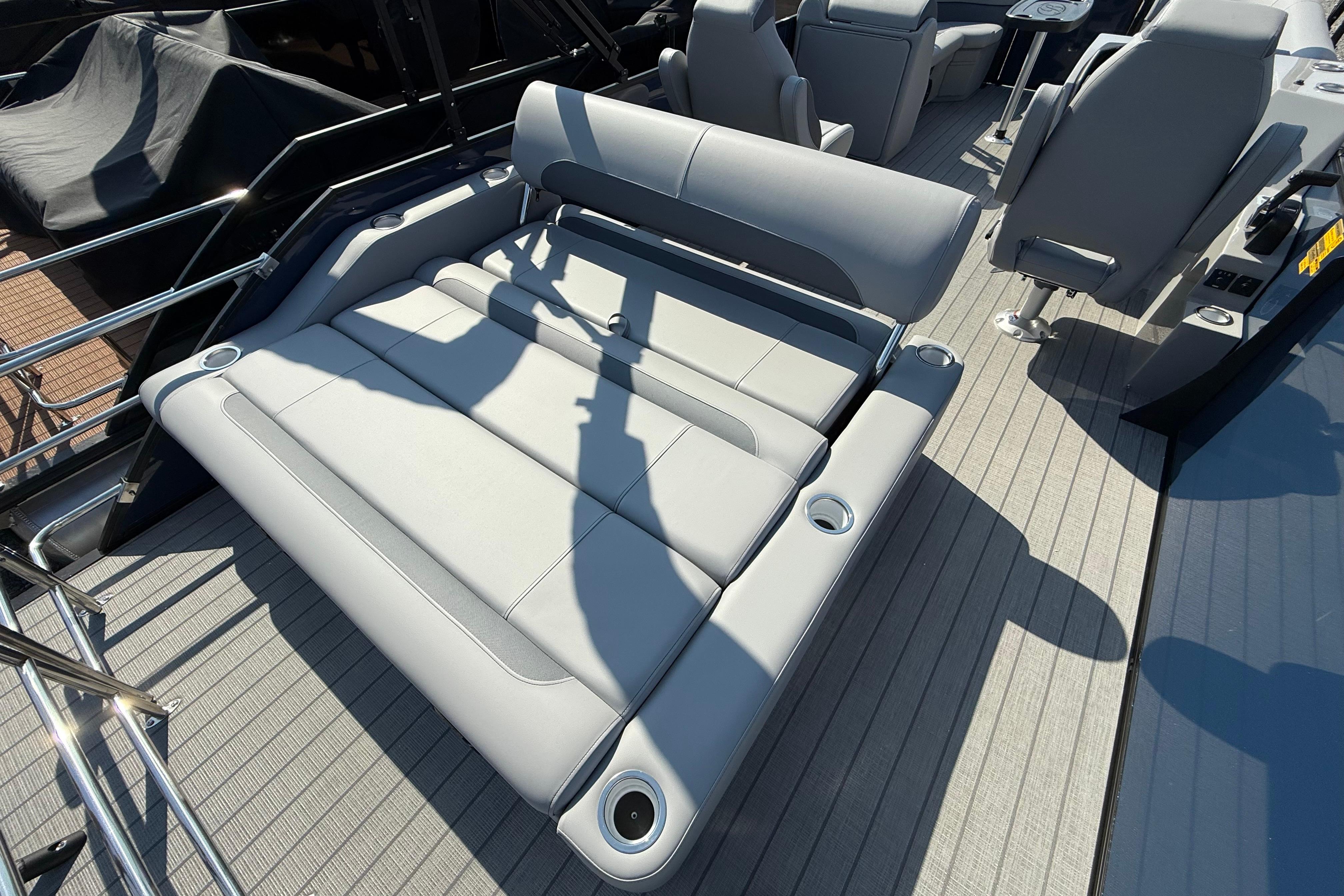 2026 Bentley Pontoons Legacy 243 Swingback Bateaux ponton à vendre ...