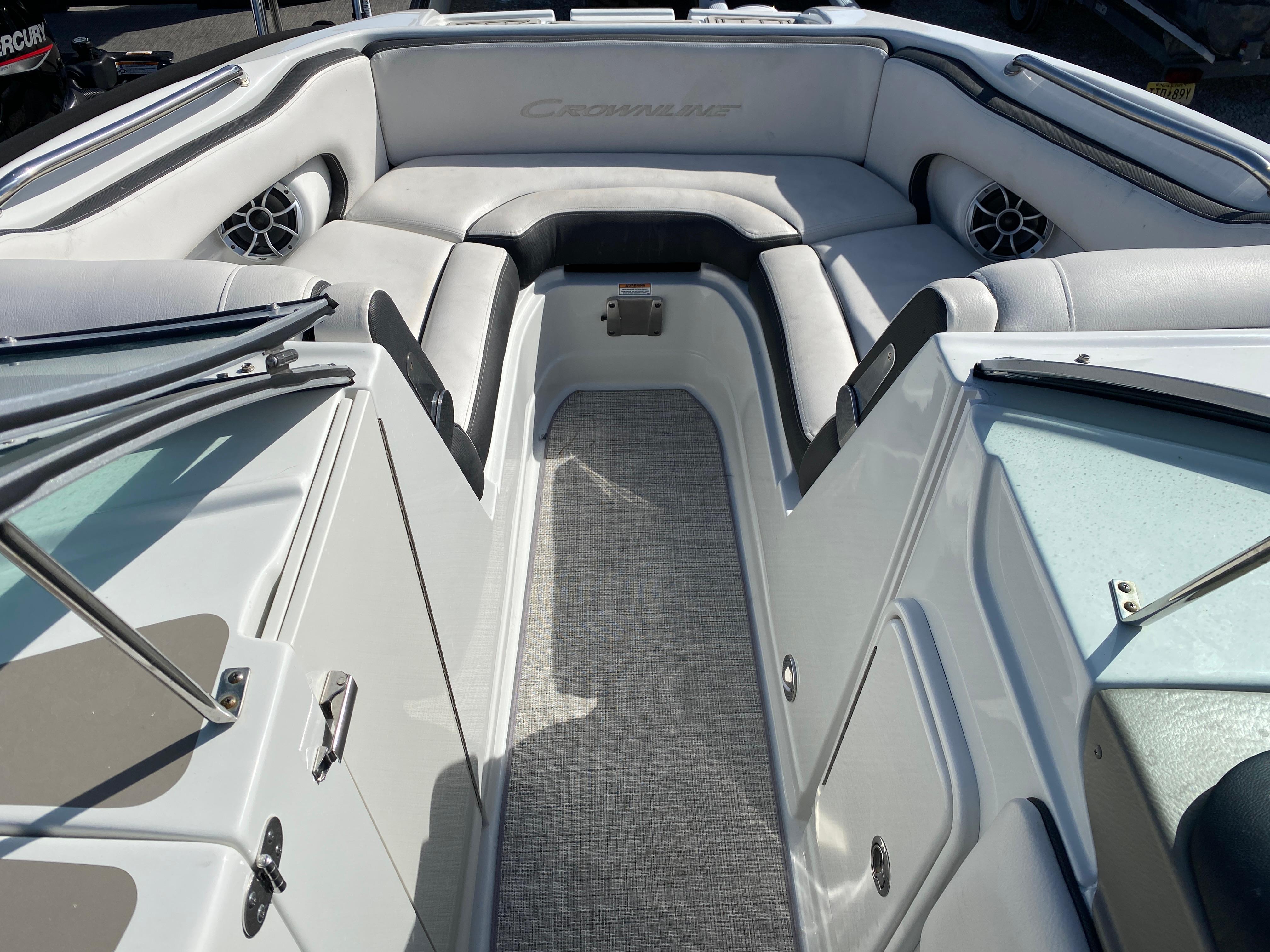 2023 Crownline Eclipse E235 XS Deckboot Kaufen - YachtWorld