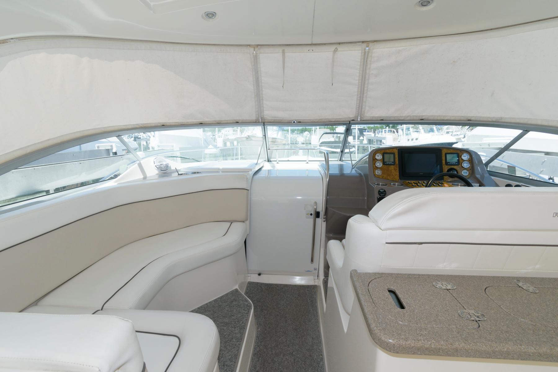 2006 Rinker 390 Express Cruiser Cruiser for sale - YachtWorld