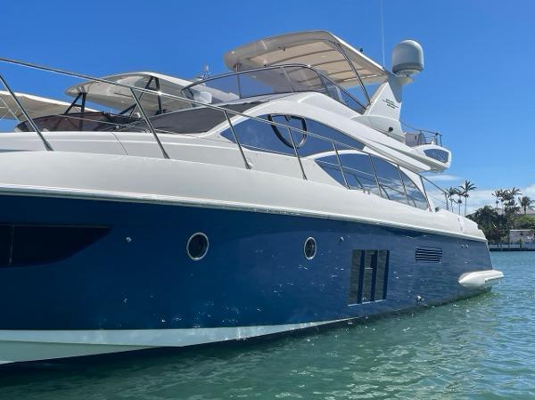 2011 Azimut Flybridge Range 53 Motor Yacht for sale - YachtWorld