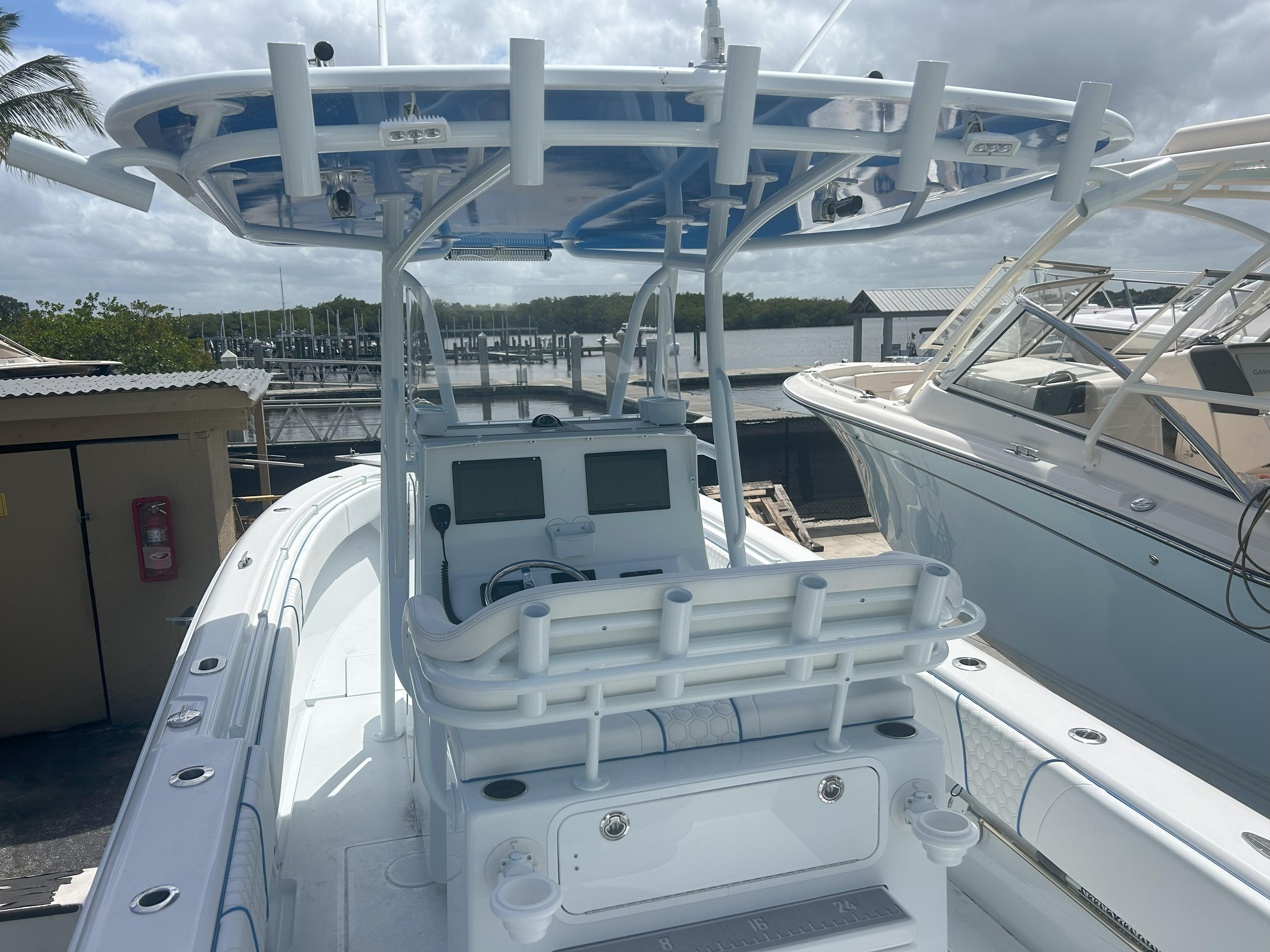 2023 Contender 28T Centre Console for sale - YachtWorld