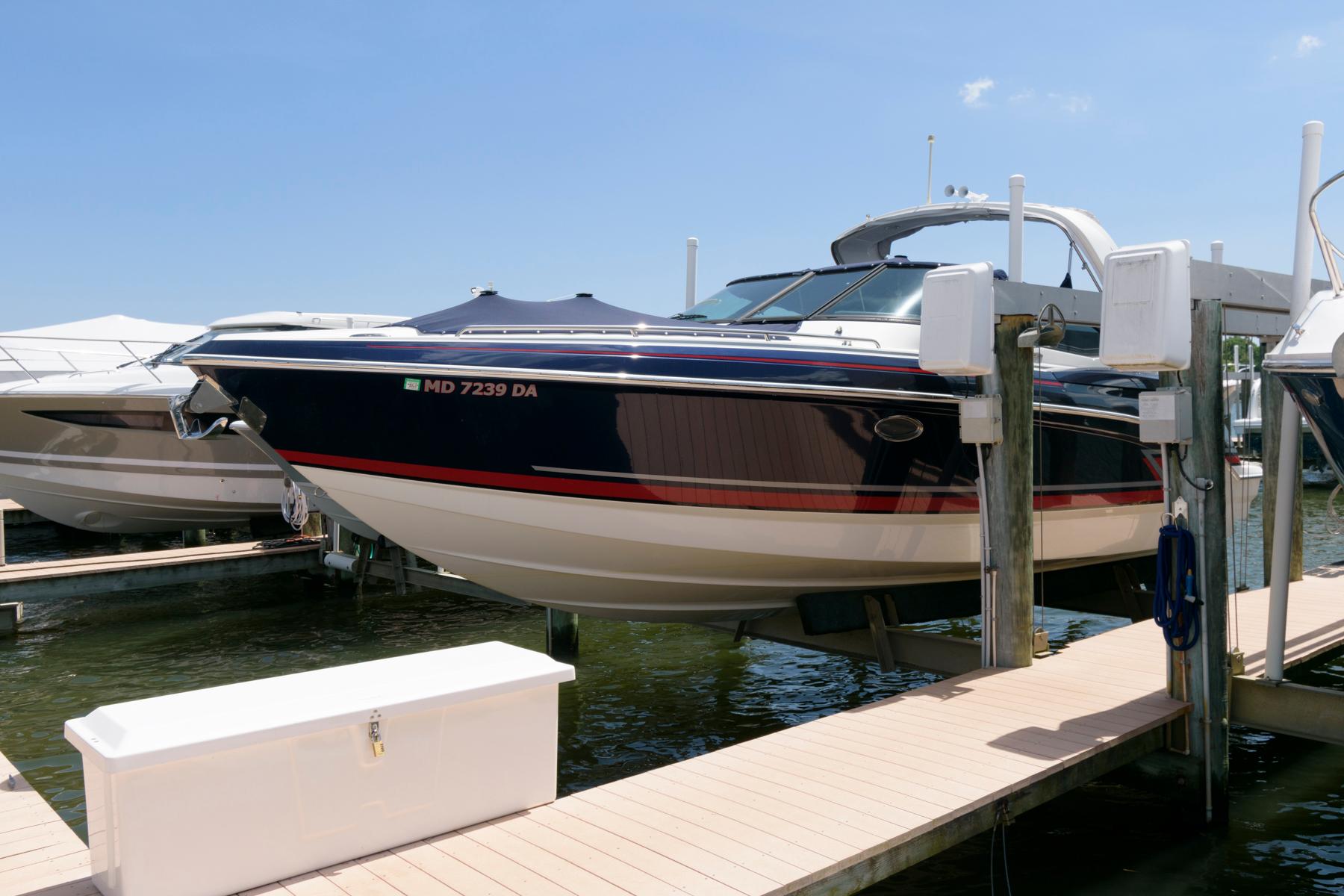 2017 Formula 330 Crossover Bowrider Bowrider for sale - YachtWorld