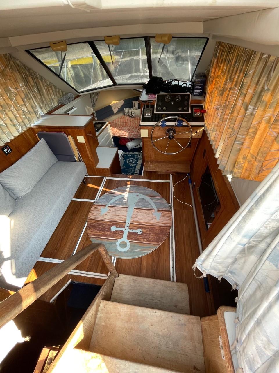 1993 Carver Sedan 300 Motorboot mit Achterkabine Kaufen - YachtWorld