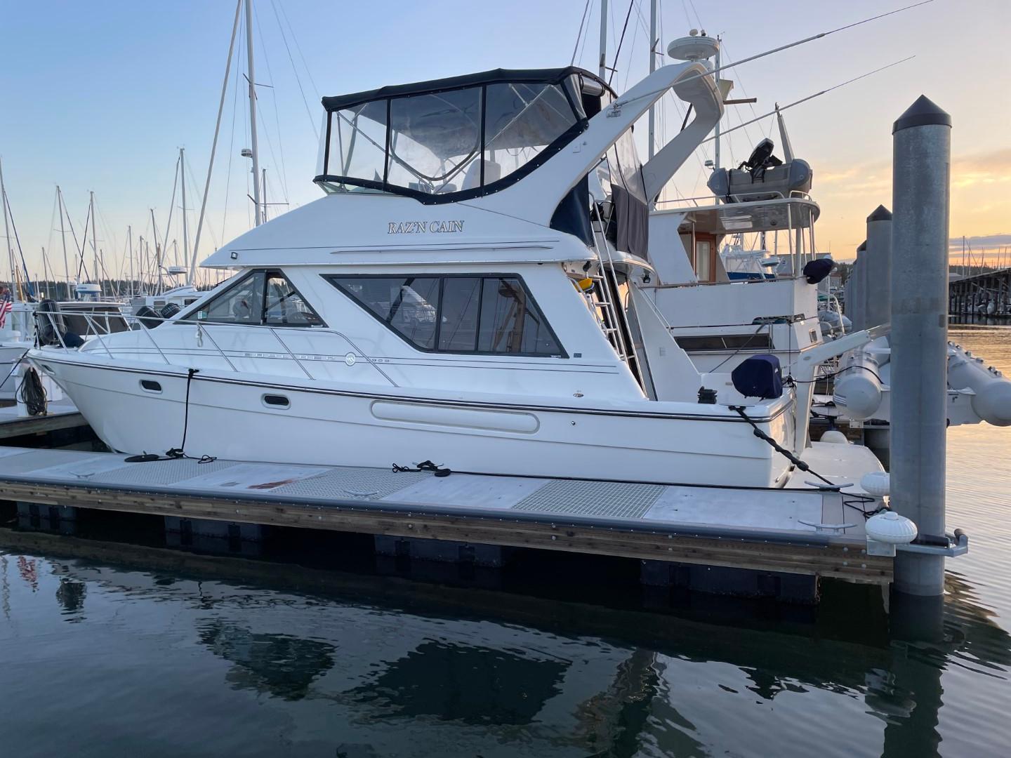 1999 Bayliner 3988 Command Bridge Motoryacht Motor Yacht for sale ...