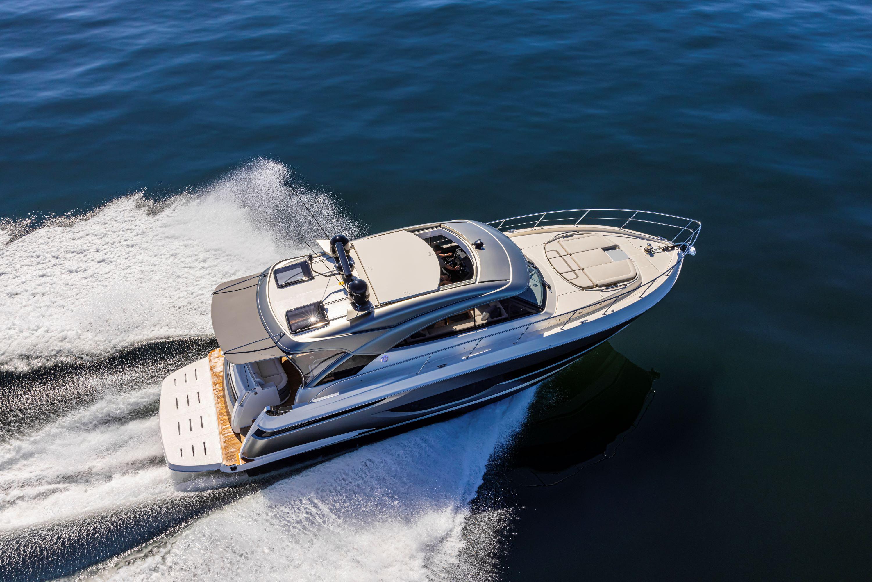 2025 Riviera 4600 Sport Yacht Platinum Edition Sports Cruiser for sale ...