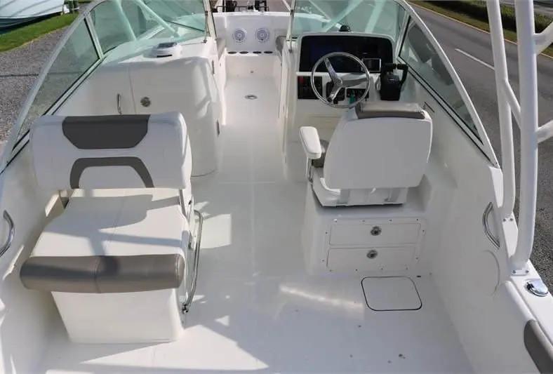 2024 World Cat 230 DC Dual Console Boote Kaufen - YachtWorld