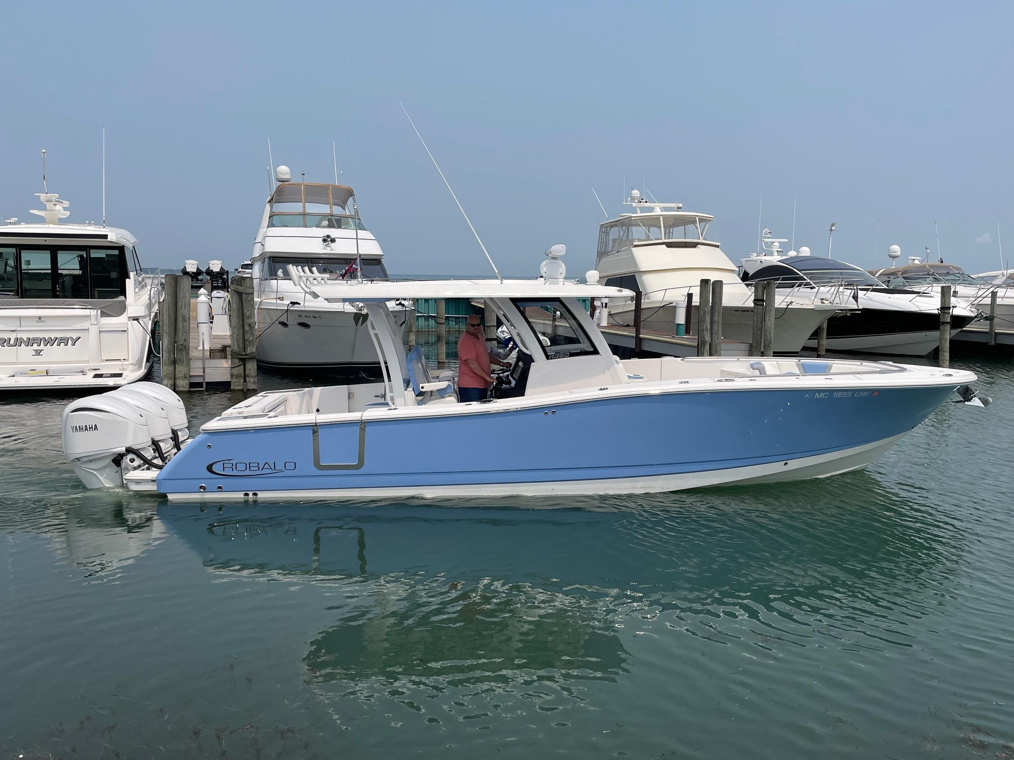 2023 Robalo R360 Center Console Senterkonsoller til salgs- YachtWorld