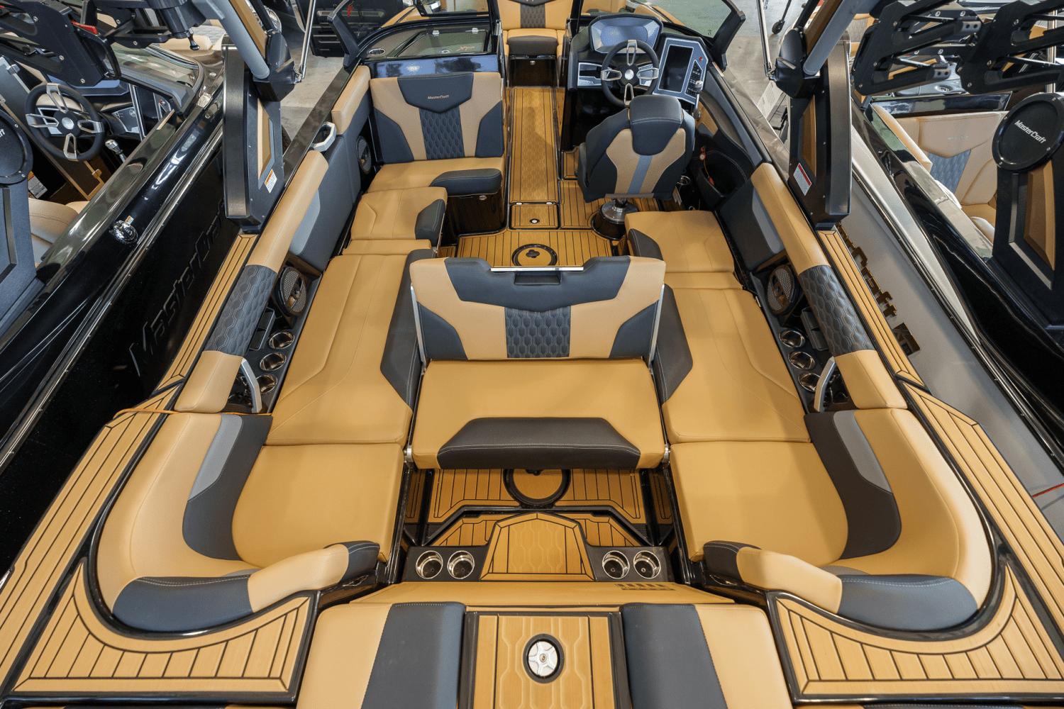 2024 MasterCraft XT24 Wasserski/Wakeboard-Boot Kaufen - YachtWorld