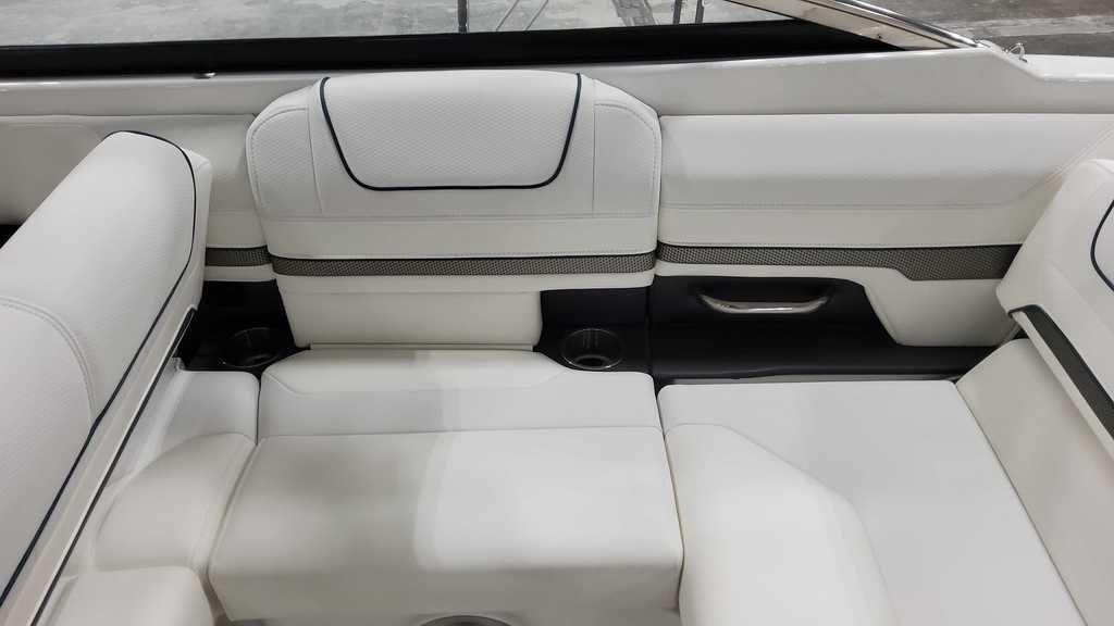 2025 Formula 240 Bowrider Bowrider for sale - YachtWorld