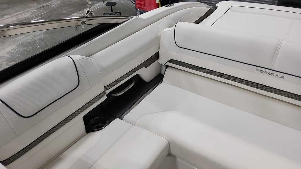 2025 Formula 240 Bowrider Bowrider for sale - YachtWorld