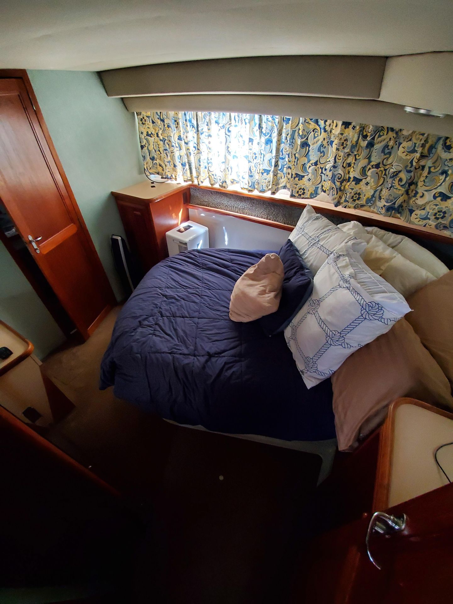 1987 Carver 3807 Aft Cabin - Weber Yachts