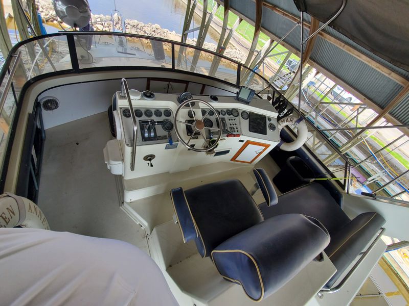 1987 Carver 3807 Aft Cabin Motor Yacht - Weber Yachts