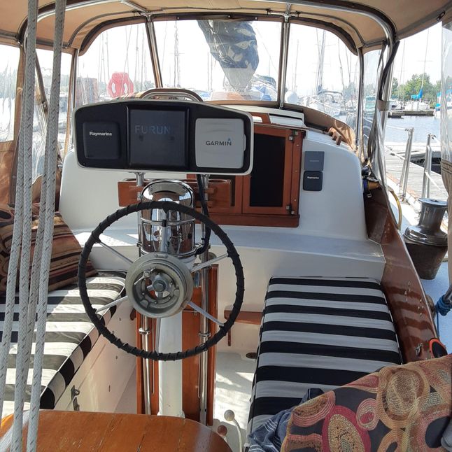 1967 Pearson Invicta Antique and Classic for sale - YachtWorld