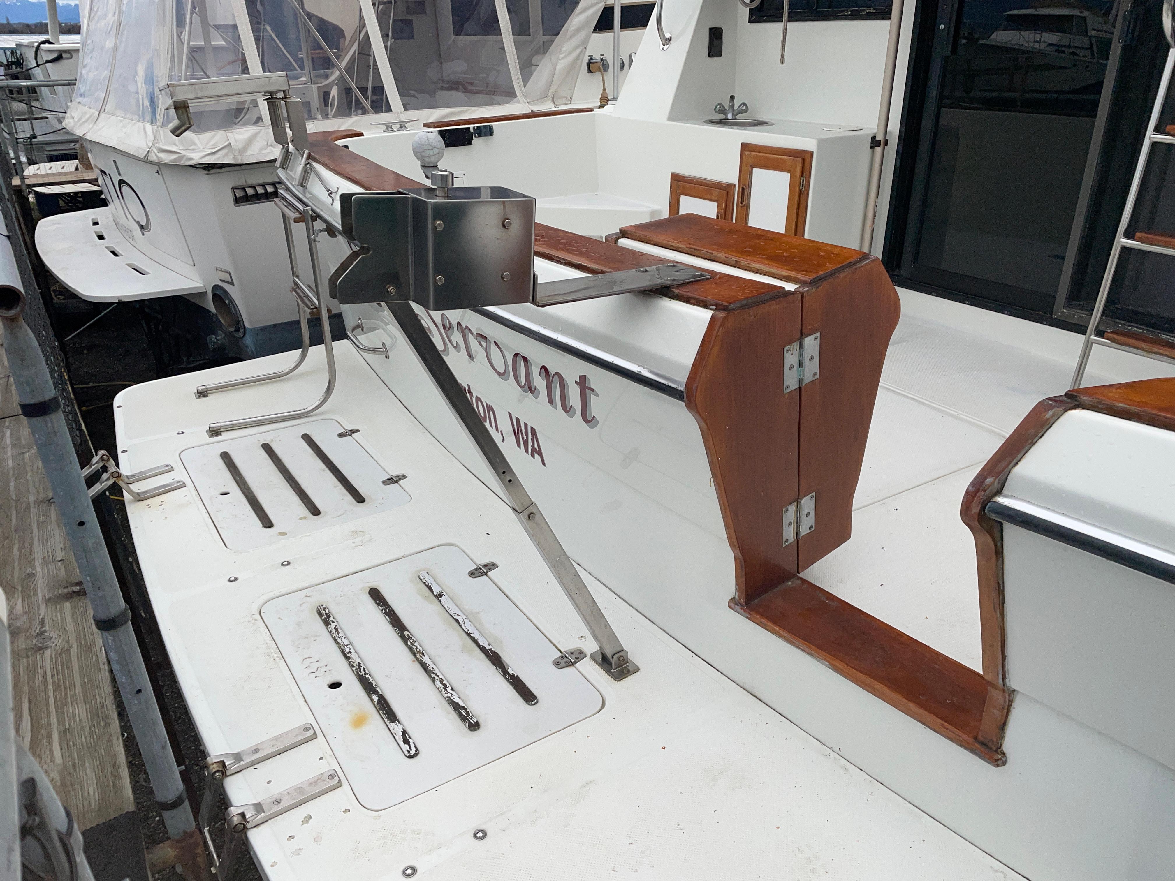 1990 Cooper 42 Prowler Sedan Motor Yacht for sale - YachtWorld