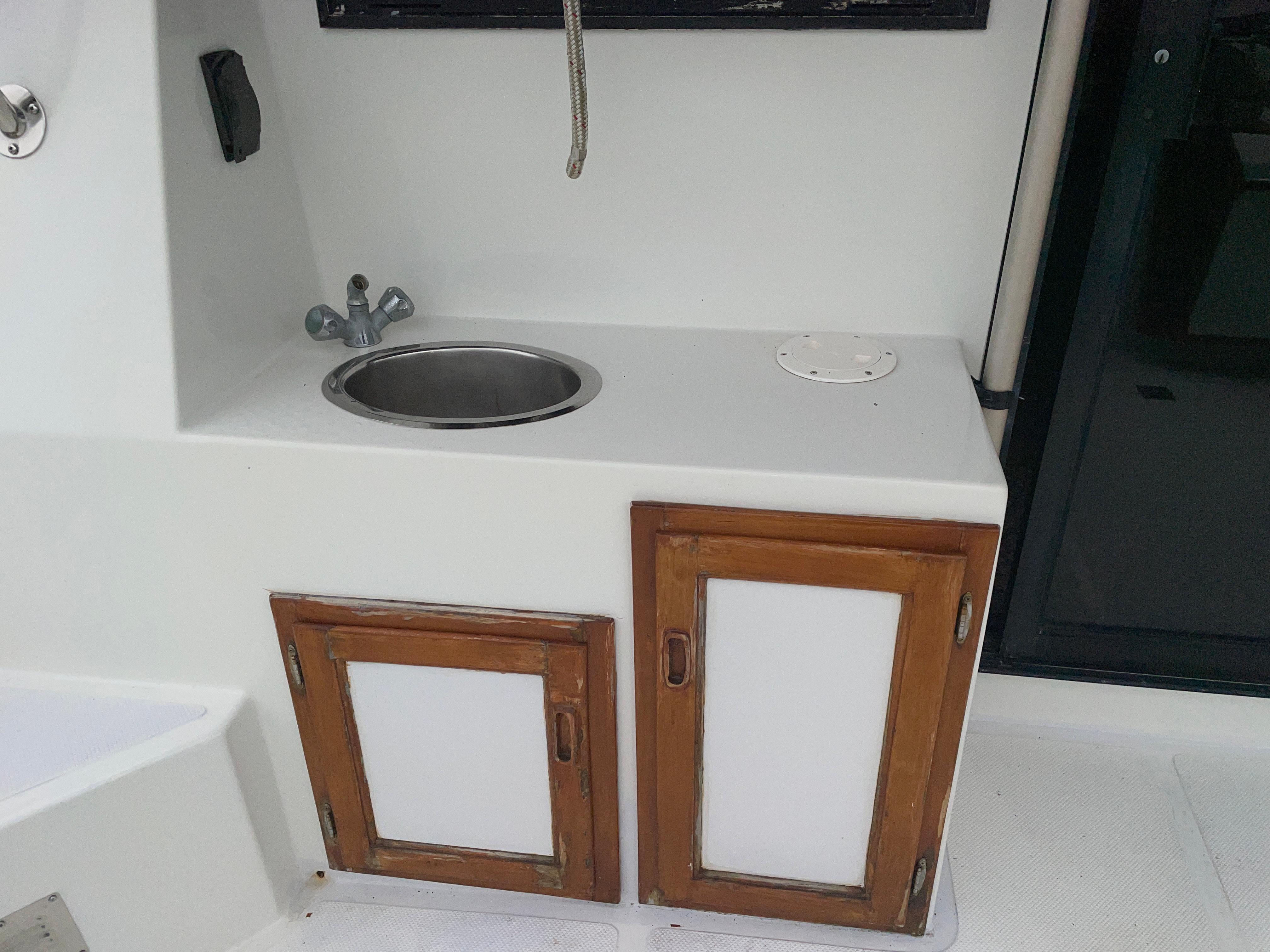 1990 Cooper 42 Prowler Sedan Motor Yacht for sale - YachtWorld