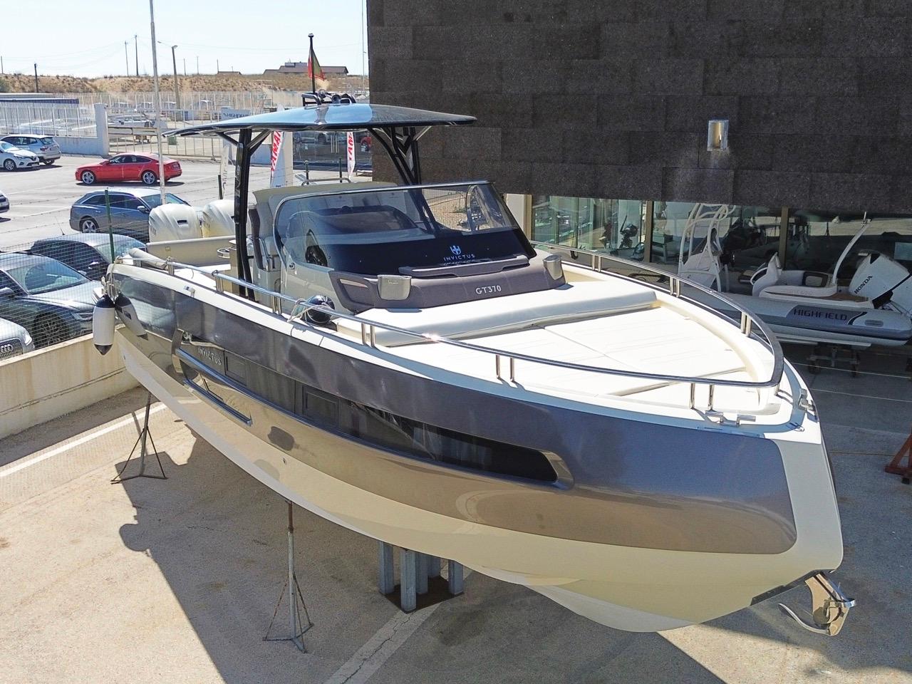 Used 2022 Invictus 370 GT | YachtFocus