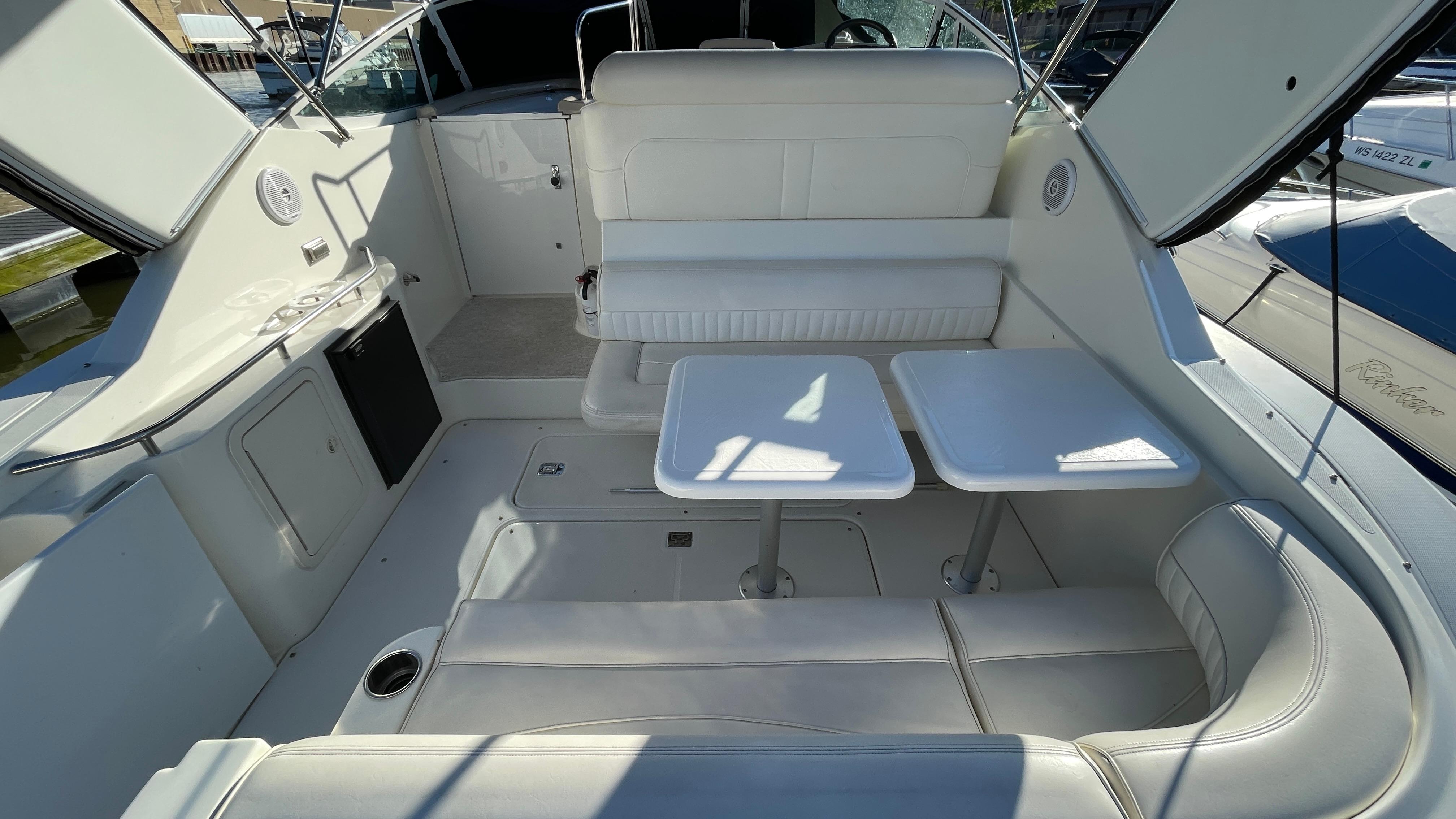 2004 Cruisers Yachts 320 Express Cruiser for sale - YachtWorld