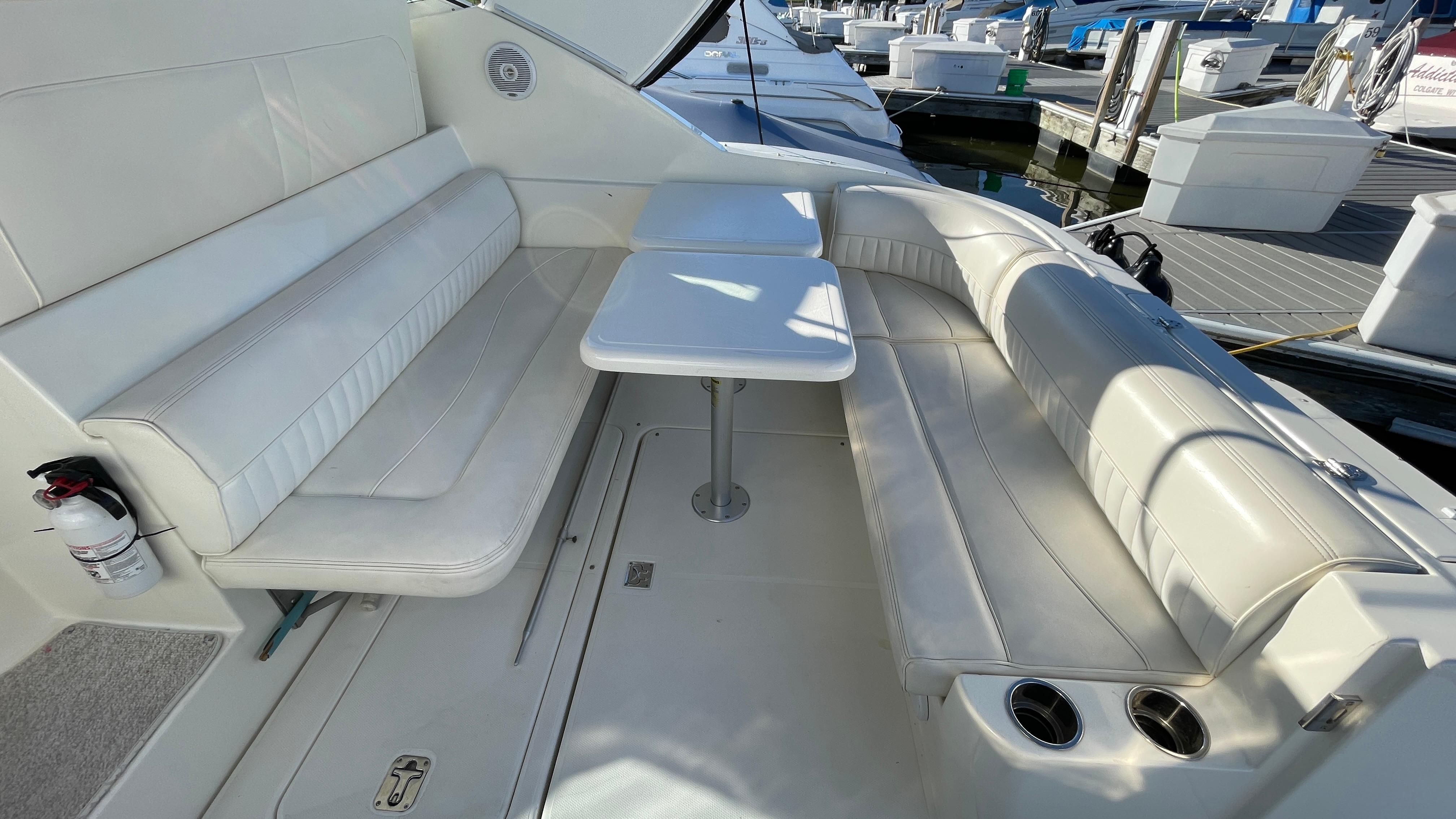 2004 Cruisers Yachts 320 Express Cruiser for sale - YachtWorld
