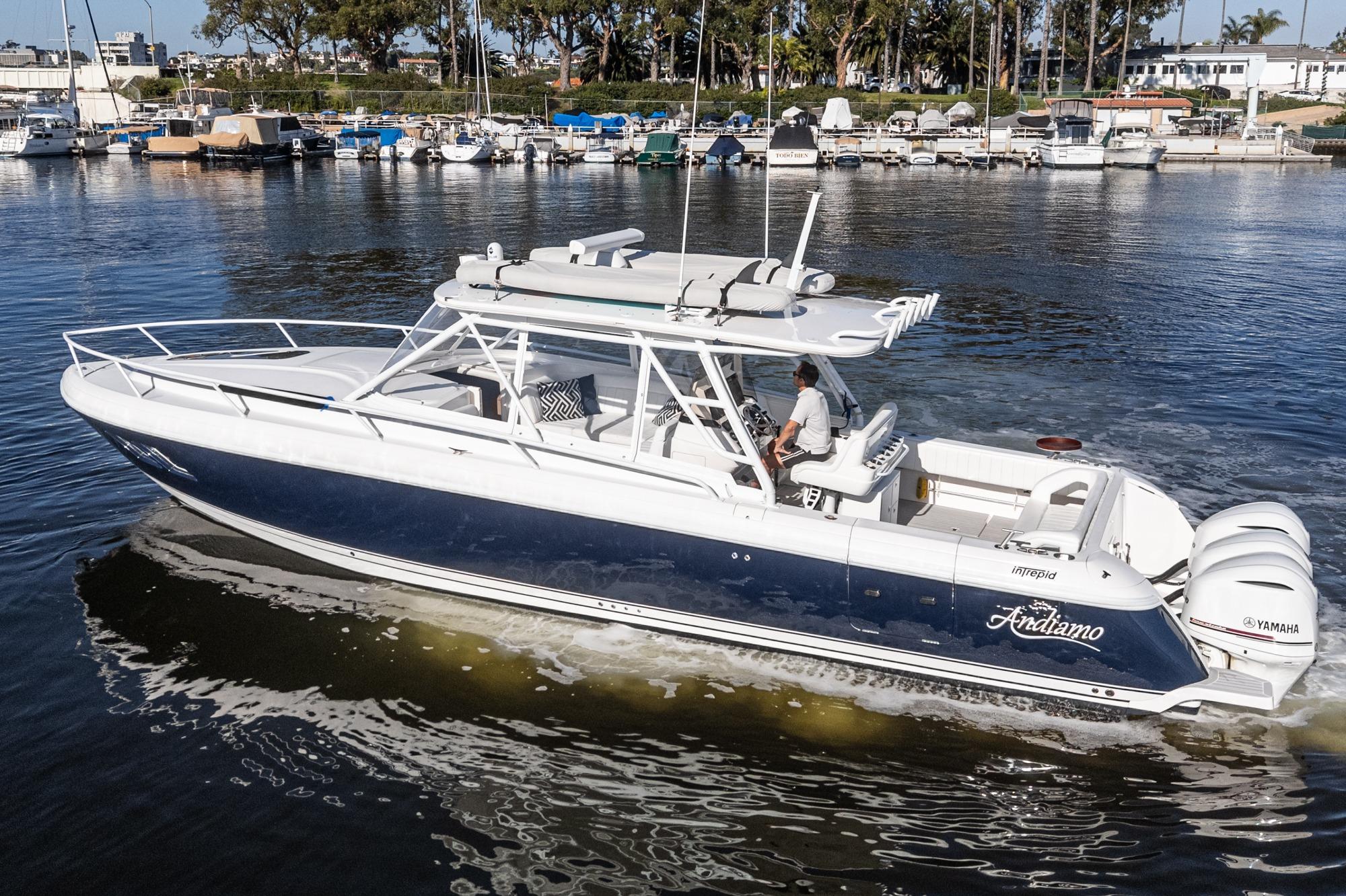 2011 Intrepid 400 Cuddy Cuddy Cabin Kaufen - YachtWorld