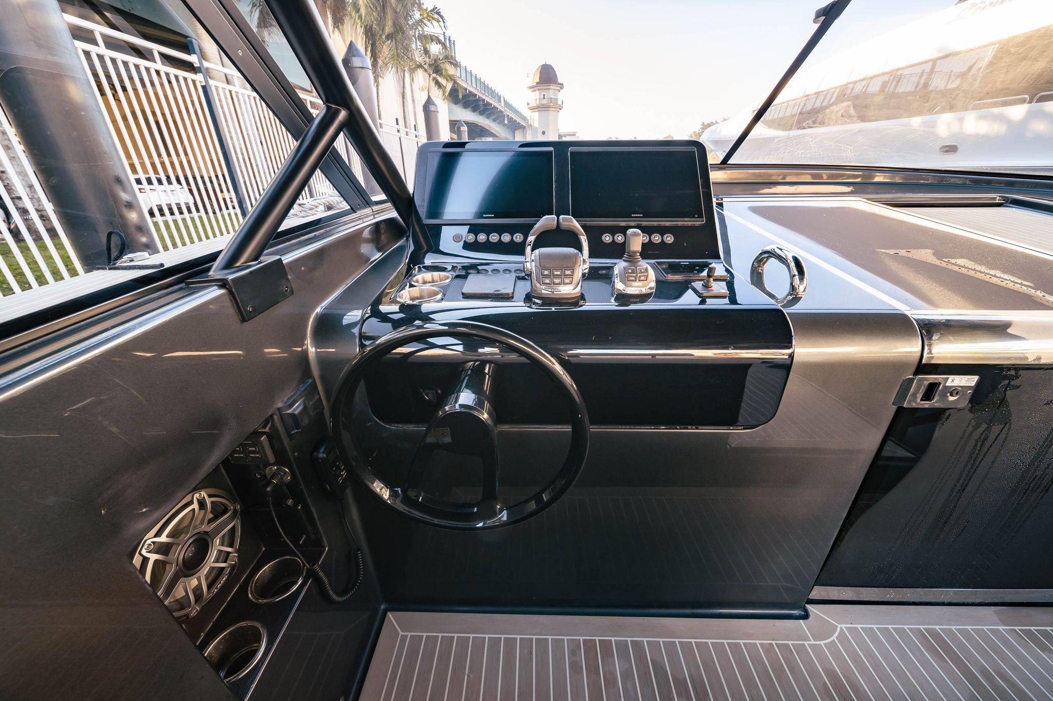 2025 VanDutch 56 Cruiser for sale - YachtWorld