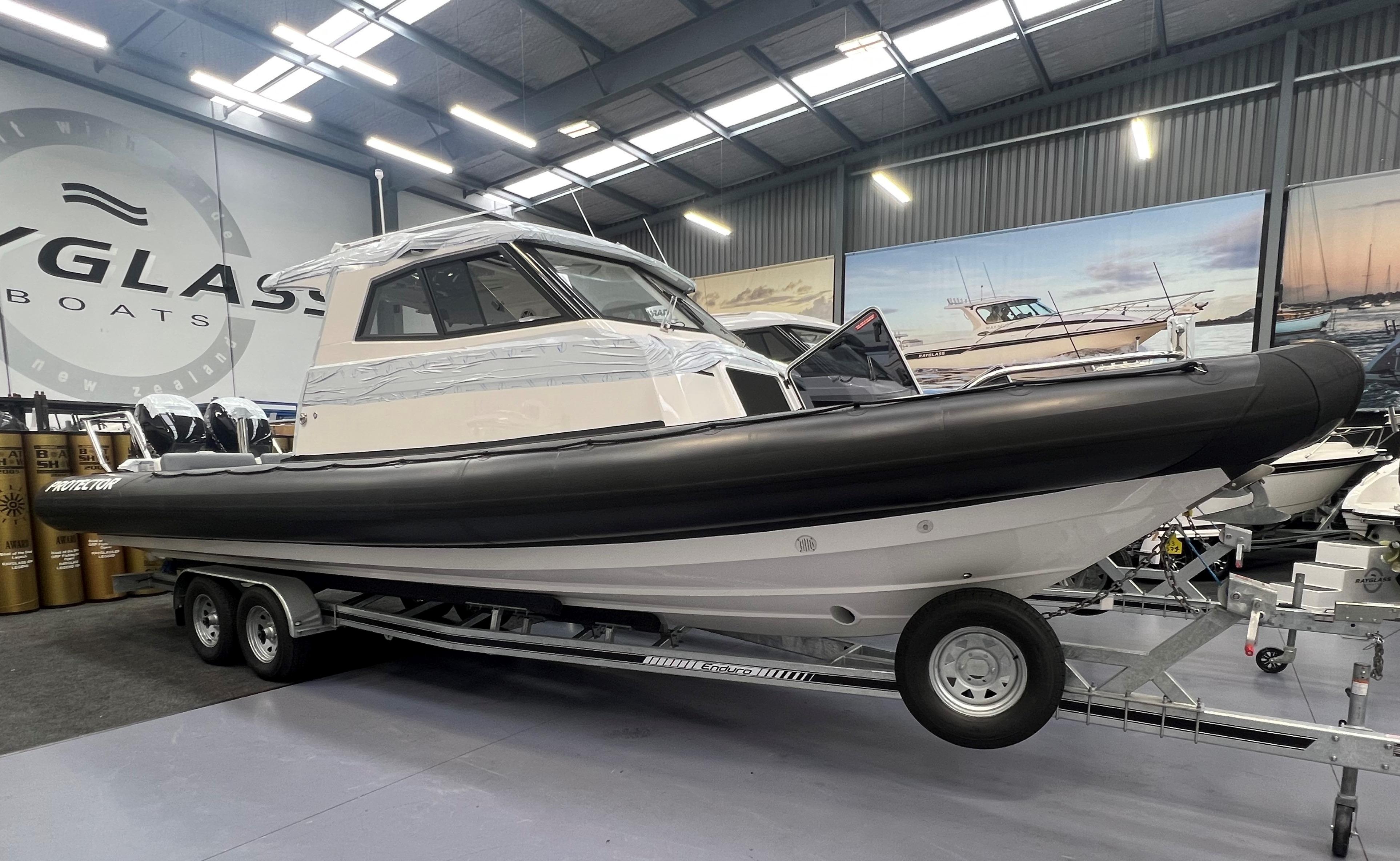 2024 Protector 330 Targa / EQUIPPED / Twin 400 HP Rigid Inflatable ...