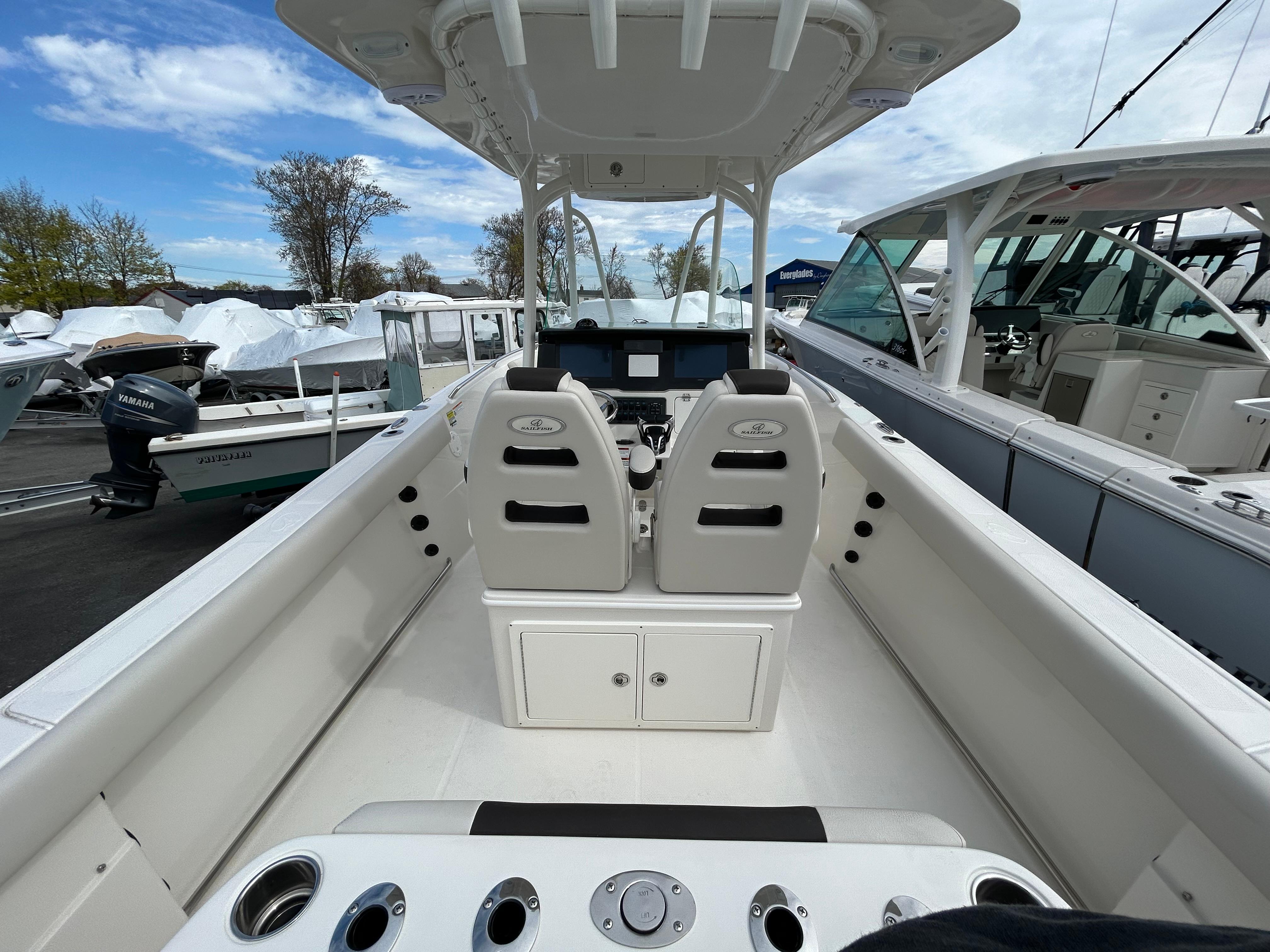 2024 Sailfish 242CC Dual Console for sale - YachtWorld