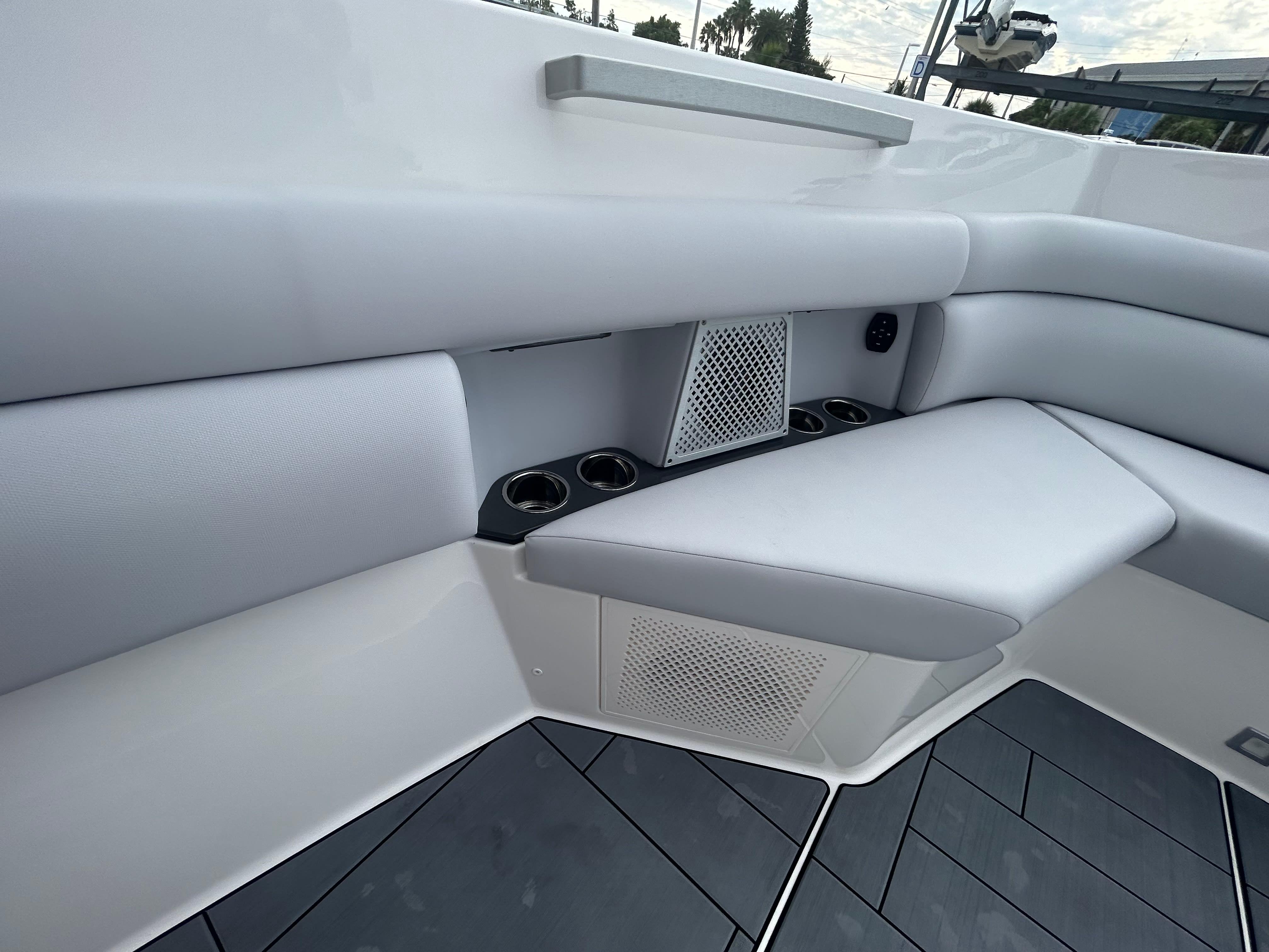 2023 Aviara AV40 Outboard Lanchas pequeñas en venta - YachtWorld