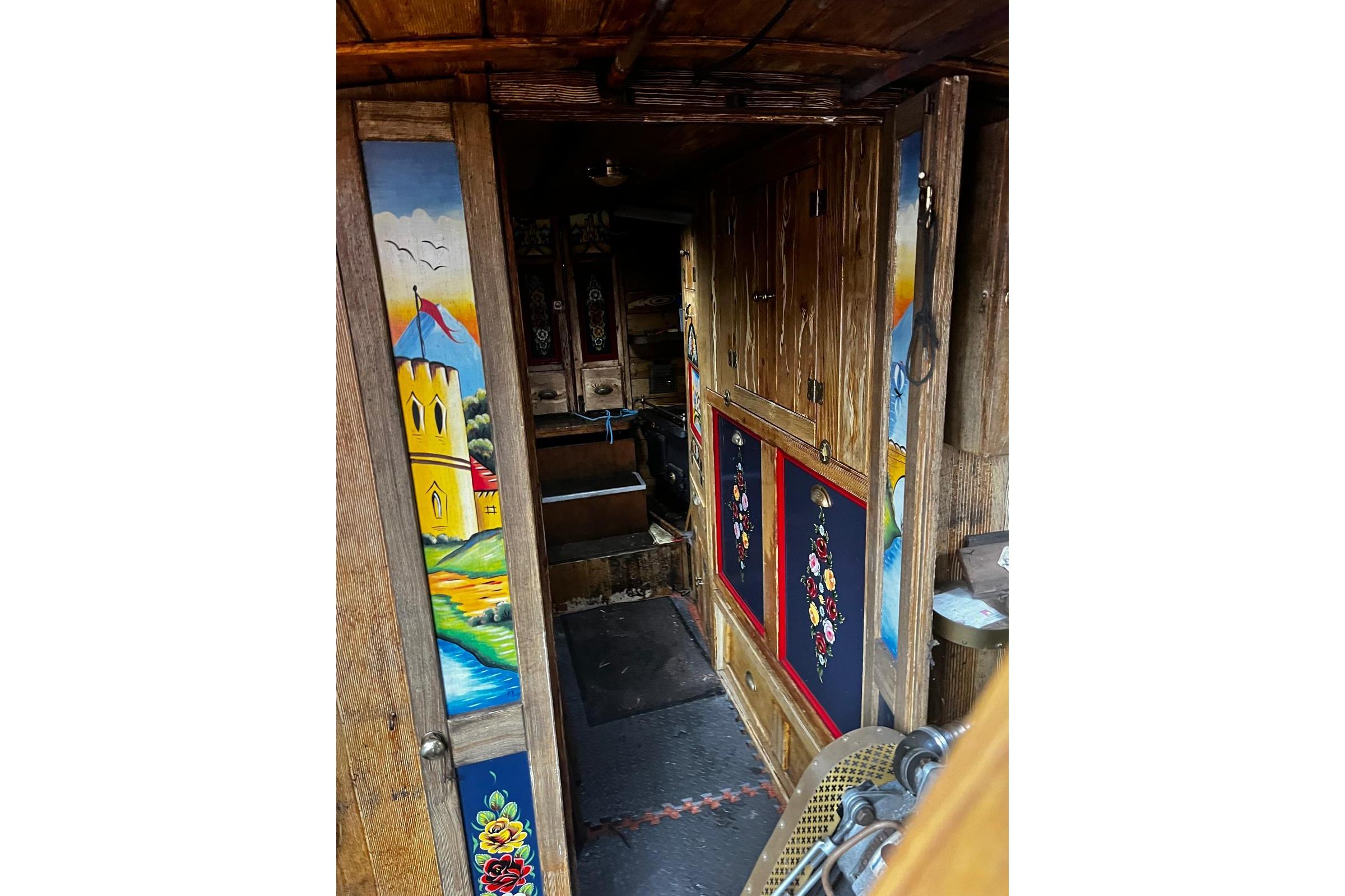 Narrowboat 47FT J L Pinder 'LUCKI MUCKLEBACKIT' | 1995 | 154ft ...