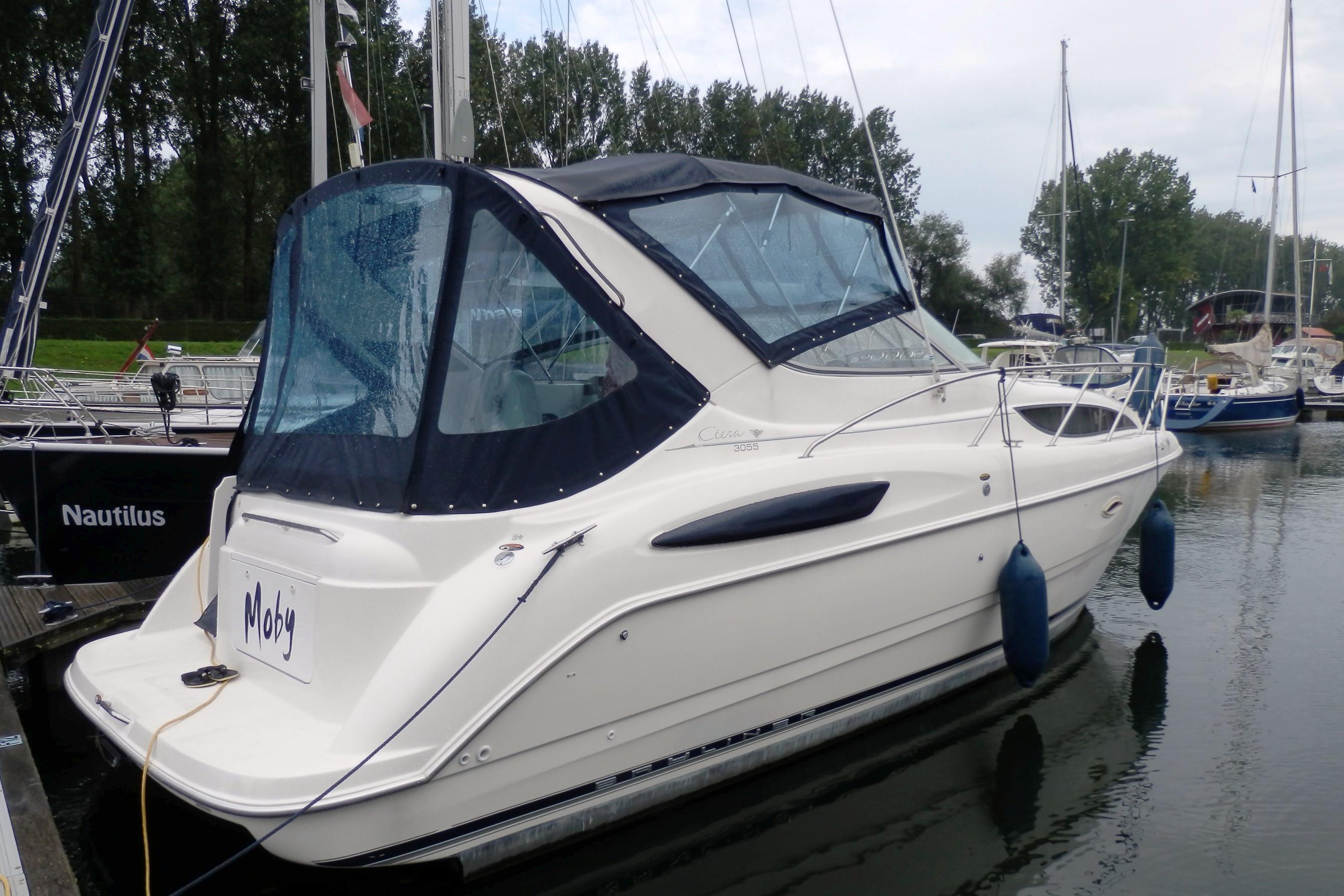 1999 Bayliner 3055 Ciera Sunbridge Motor Yacht for sale - YachtWorld