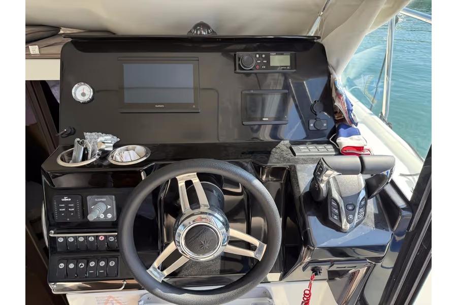 Jeanneau Merry Fisher 1095 Fly Usado en Genova - Cosas de Barcos