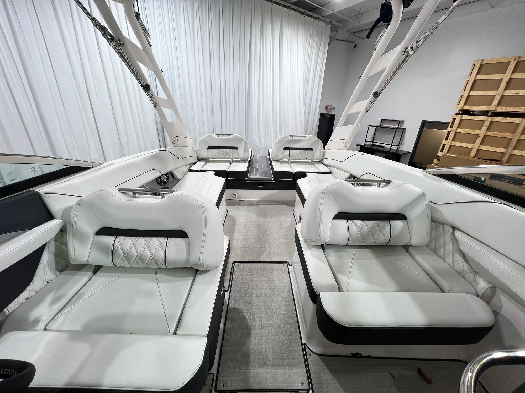 2024 Regal LS6 Bowrider for sale - YachtWorld