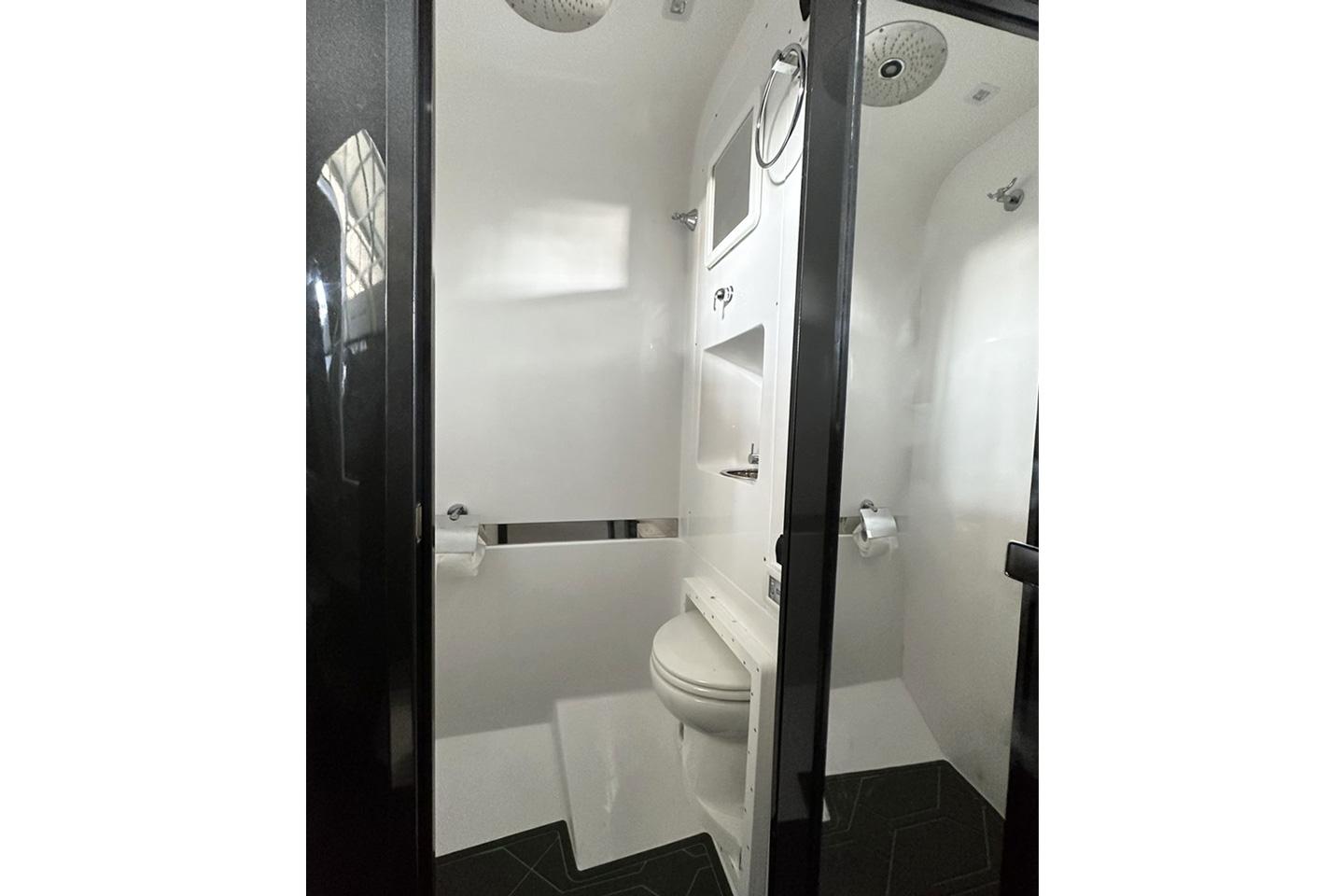 2022 Midnight Express 43 Solstice Center Console for sale - YachtWorld