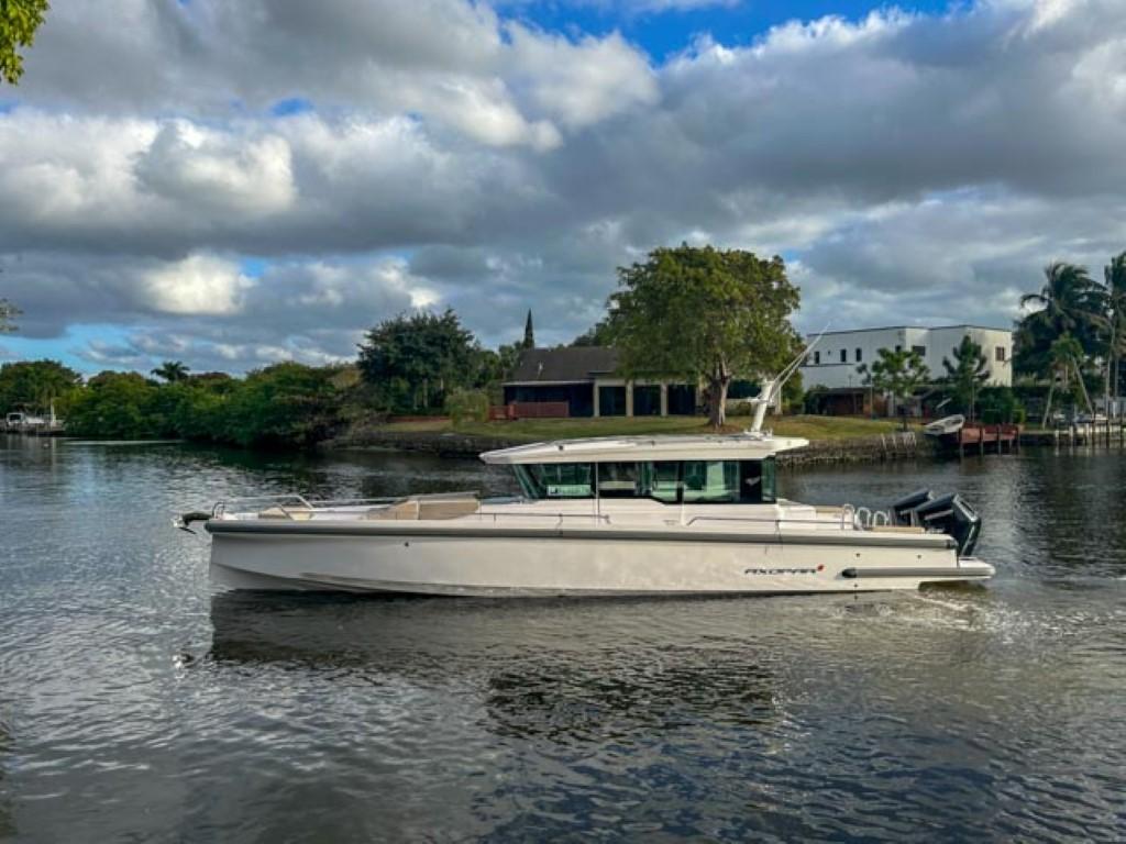 Axopar 37 XC Cross Cabin Nuove a Florida - iNautia