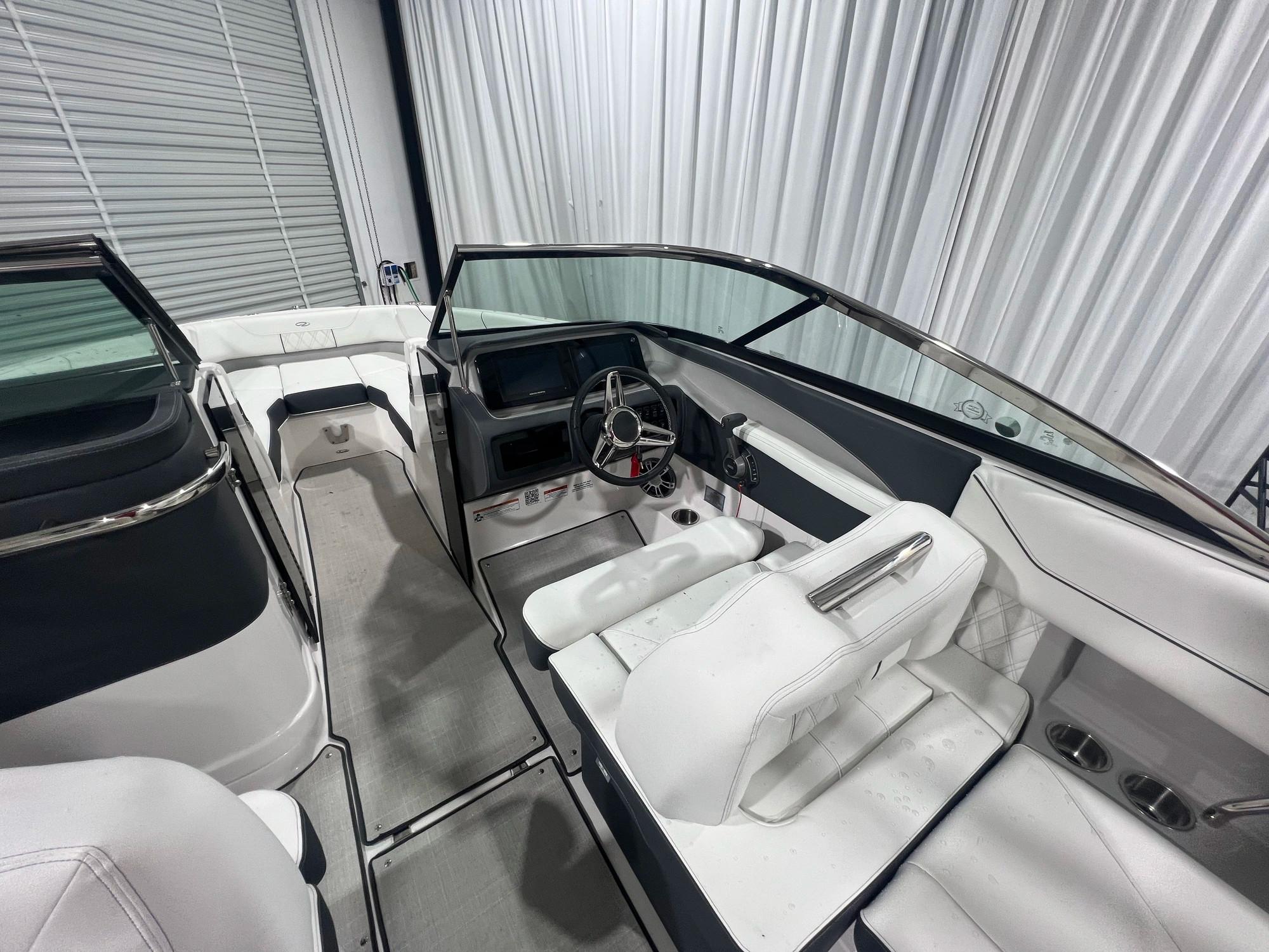 2024 Regal LS6 Bowrider for sale - YachtWorld