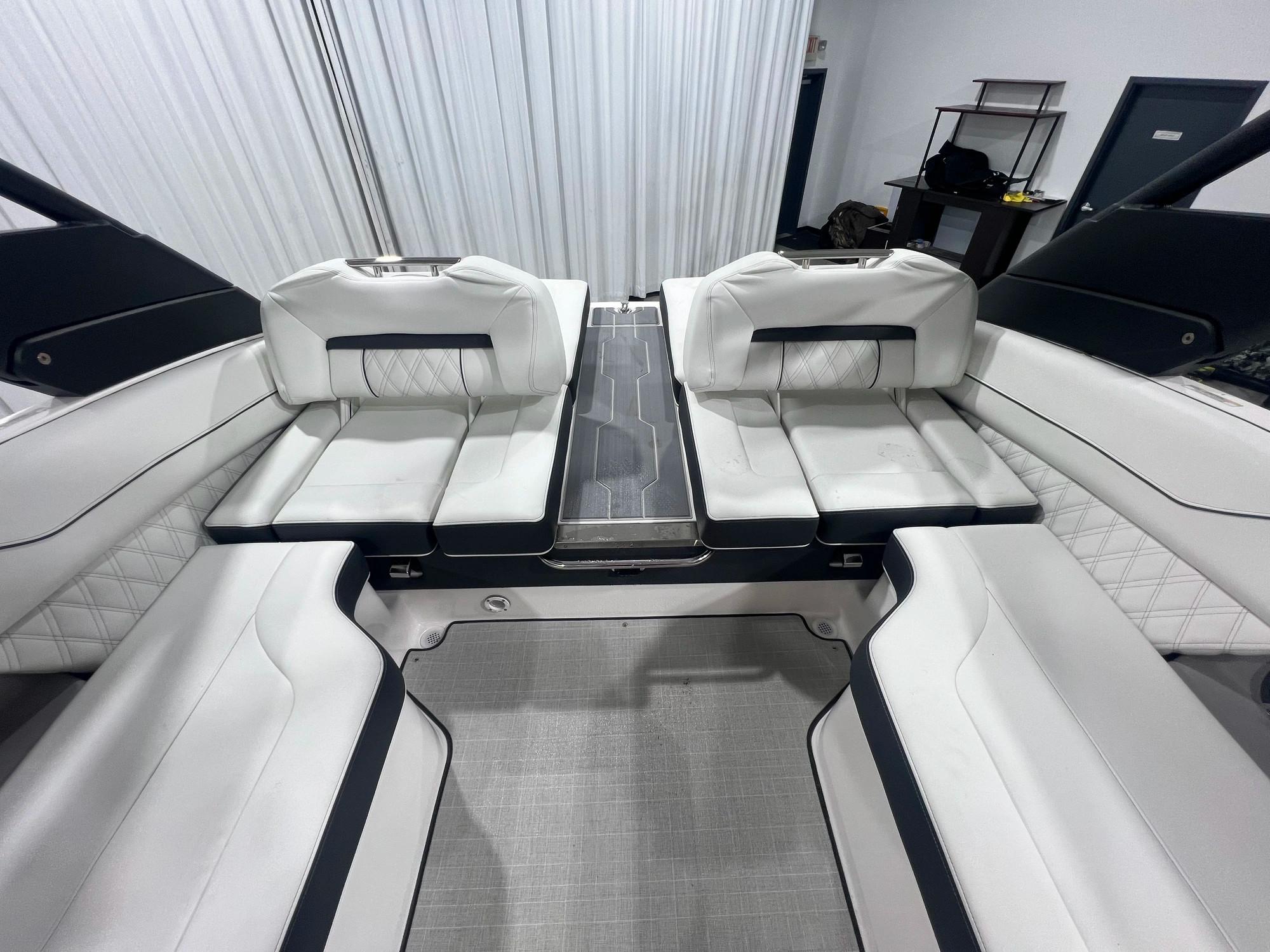 2024 Regal LS6 Bowrider for sale - YachtWorld